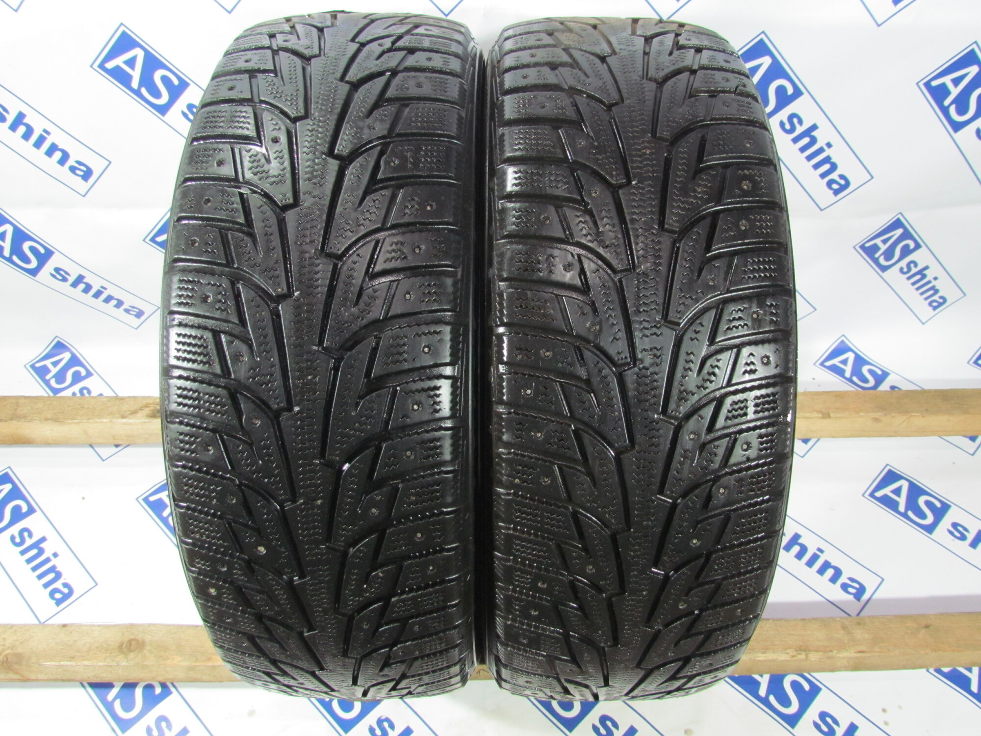 Комплект (2 шт) Hankook Winter i*Pike RS W419 215 55 R17 зимние шипованные БУ шины 20-35% износ , артикул 0028505