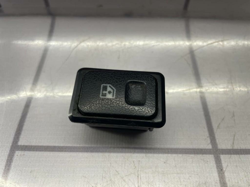 Кнопка стеклоподъемника Audi 80 90 B3 86-91