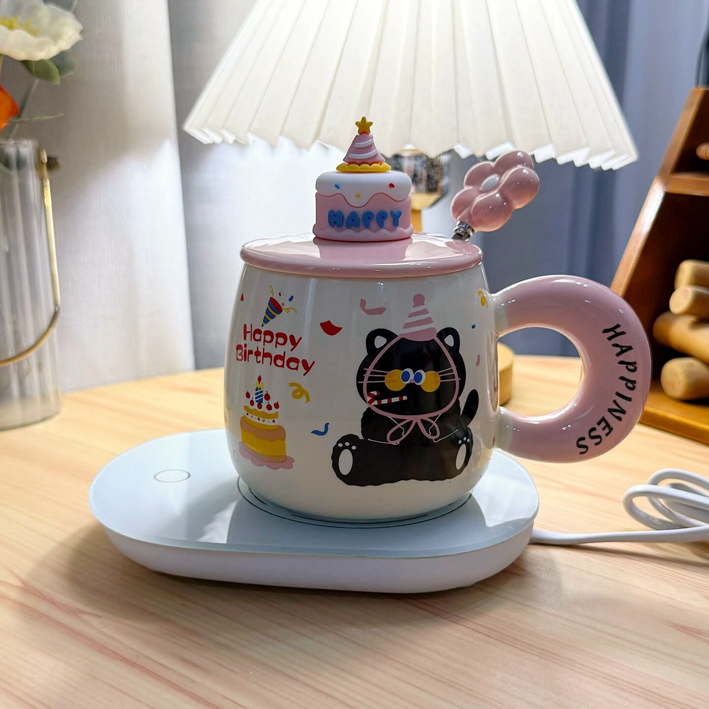 Керамическая кружка с кошкой, крышкой, ложкой и термоподставкой, розовый, объем 300 мл, подарочный набор на день