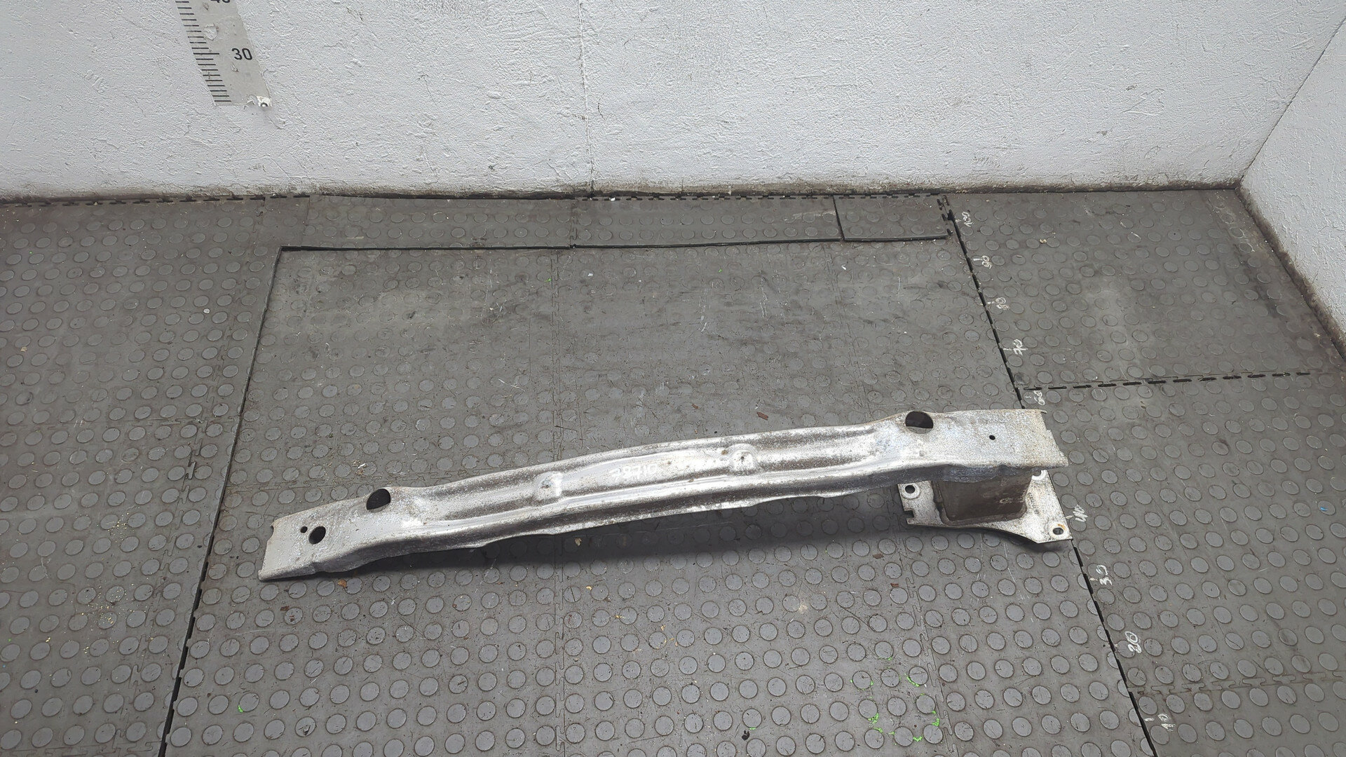 Усилитель бампера задний Opel Astra J Б/У