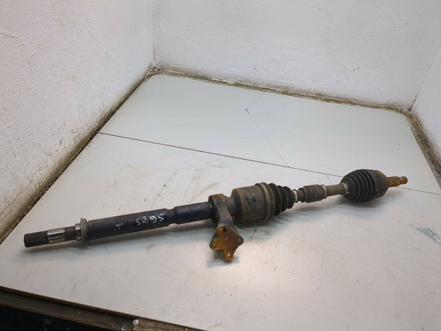 Полуось (вал, шрус) правая передняя Mazda 6 (GH) Б/У