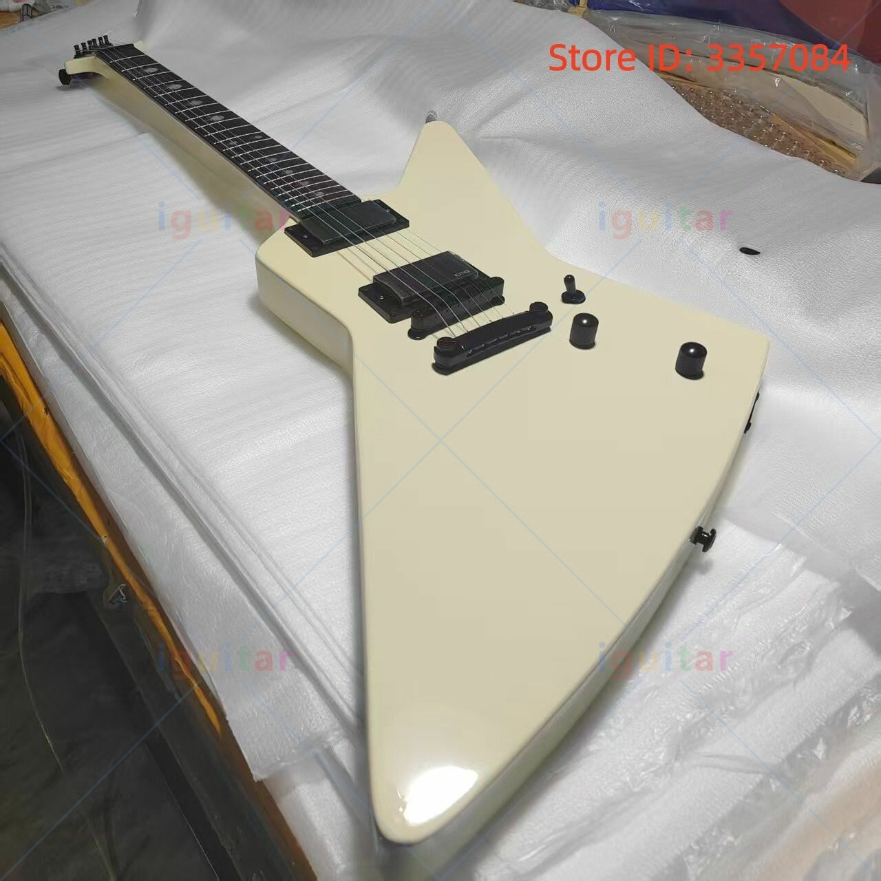 Электрогитара ESP Explorer Звукосниматели EMG с маленькими ручными вставками