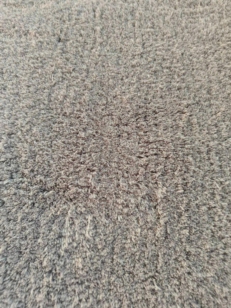 Ковер натуральный шерстяной ручной работы однотонный круглый тонкая нитка очень нежный и теплый размер 130 на 130