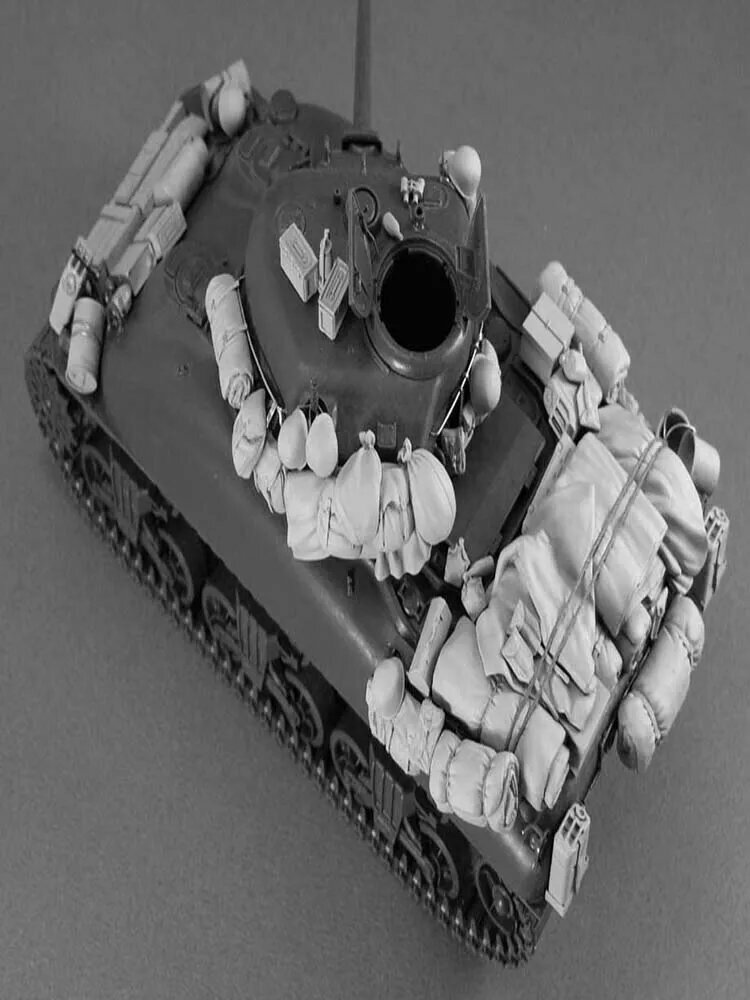 KIMERA Неокрашенная модель танка M4A1 Sherman из смолы