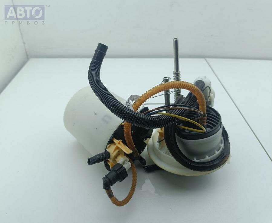 Насос топливный Volkswagen Passat B6