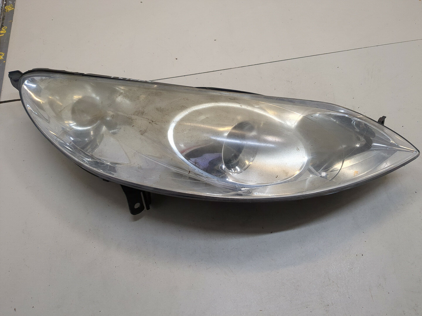 Фара (передняя) правая Peugeot 407 Б/У