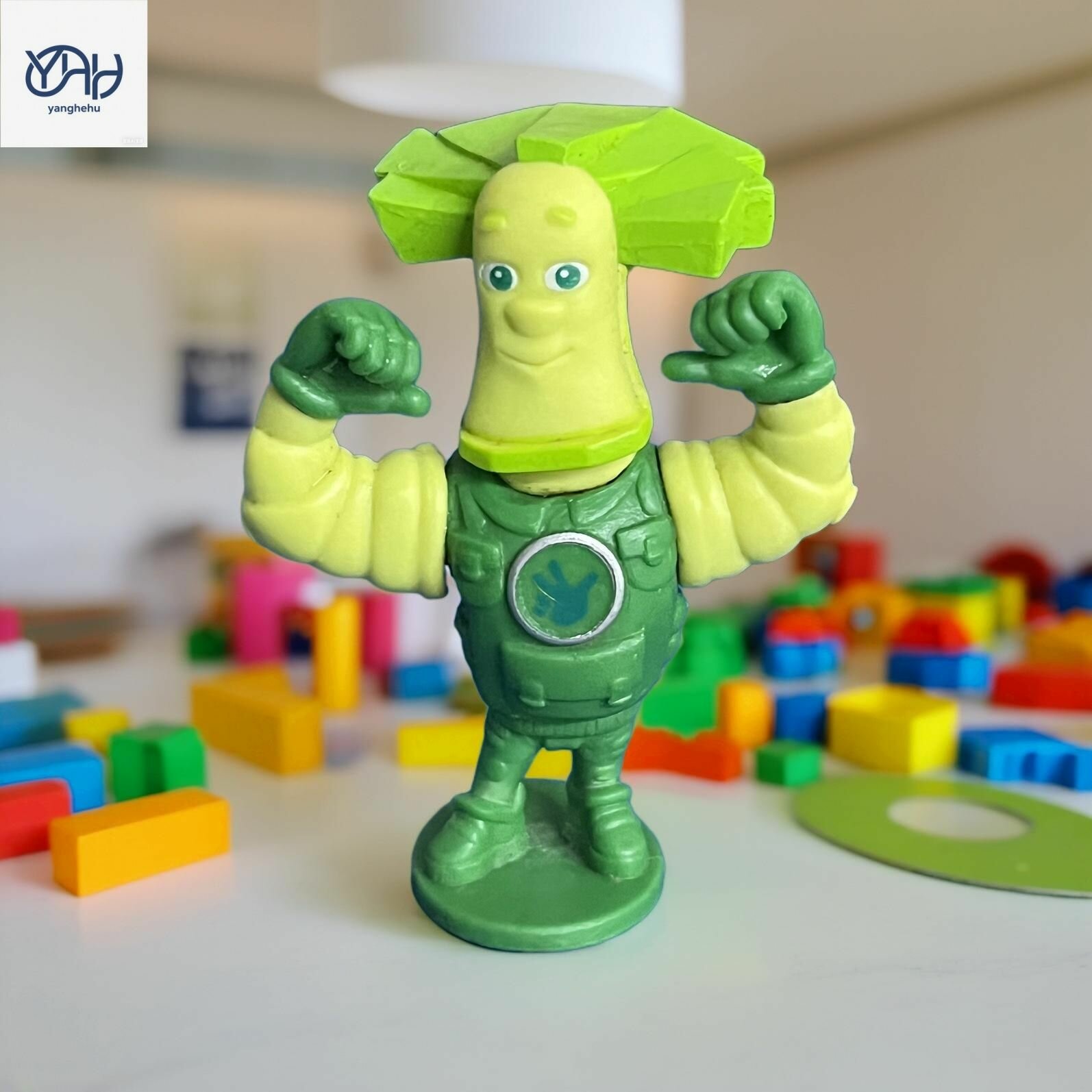 Фигурка Фиксики Папус. Игрушка из Rostic's. Светится в темноте