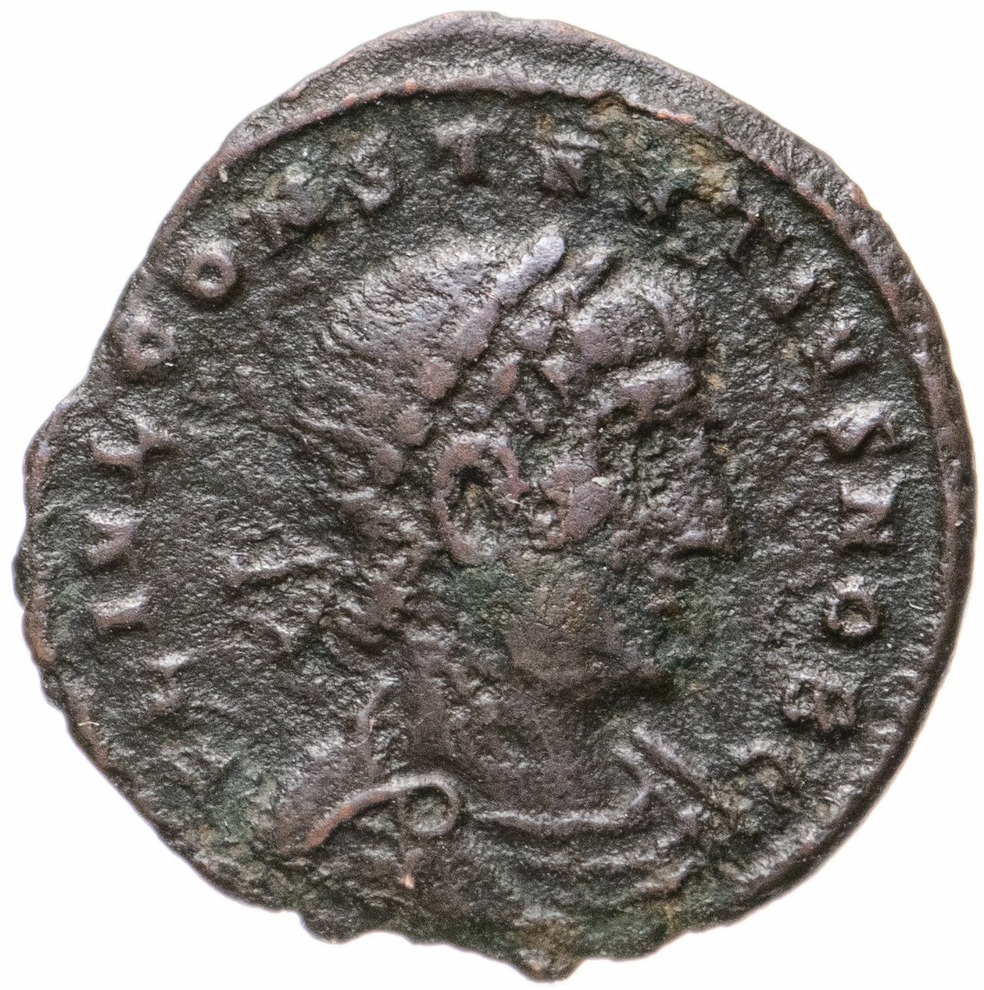 Римская Империя, Констанций II, 324-361 гг, фракция фоллиса реверс: два воина стоят лицом друг к другу, между ними один штандарт, в сохранности XF
