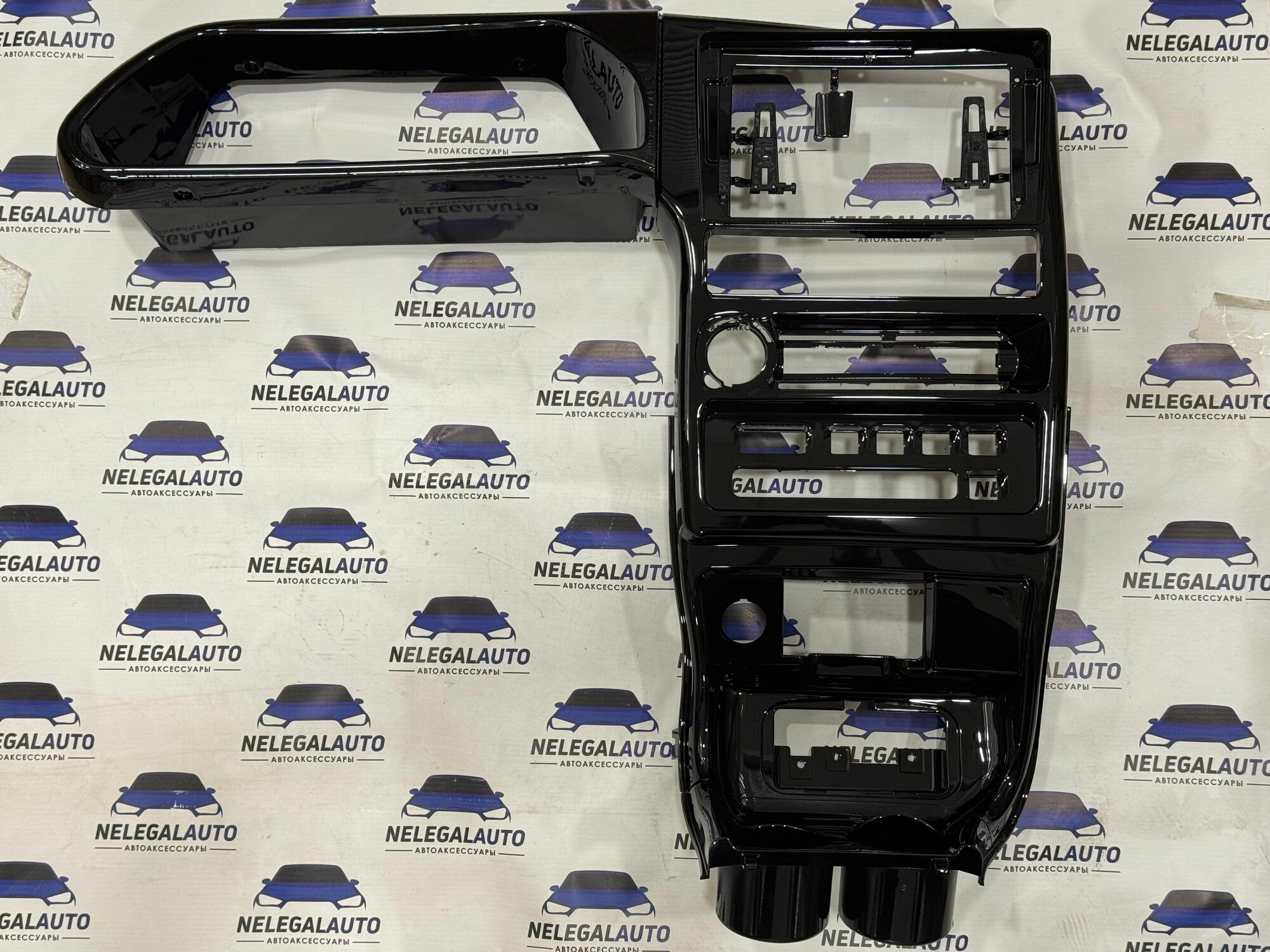 Консоль-рамка на ВАЗ 2114 под андроид 9 дюймов (полностью черный глянец)