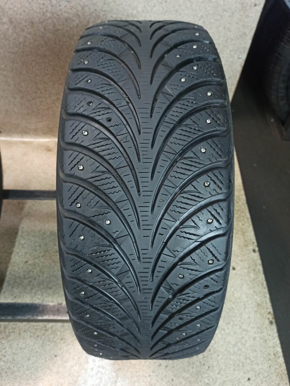 Зимние БУ шины шипованные SAVA Eskimo Stud 205/55 R16 40.0% износ PT0008559 TSB045496