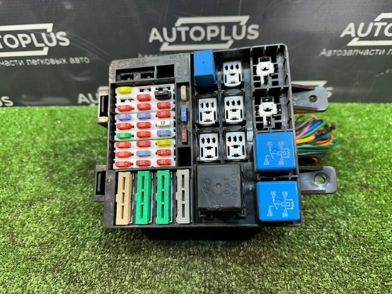Блок предохранителей салонный