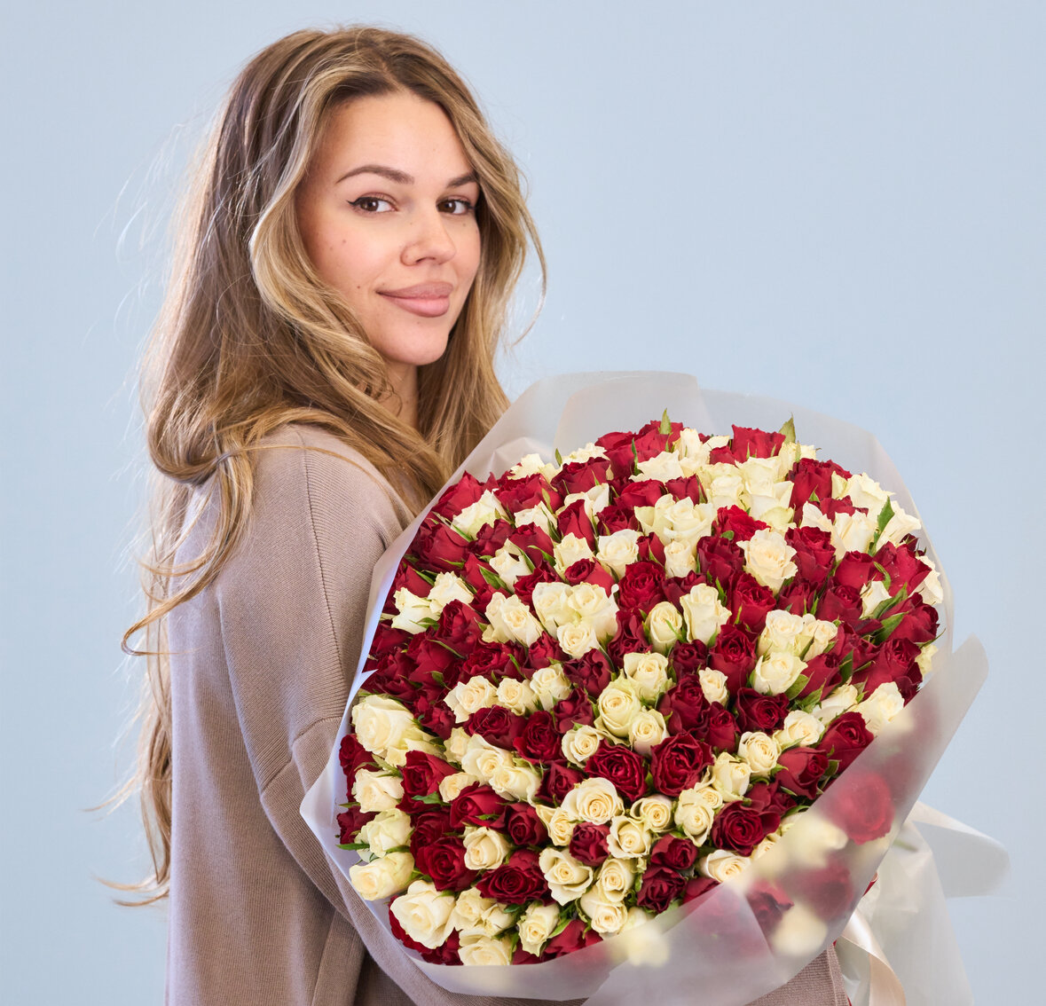 Монобукет "МаксиФлора", 201 роза, высота 40см под ленту с прекрасной упаковкой