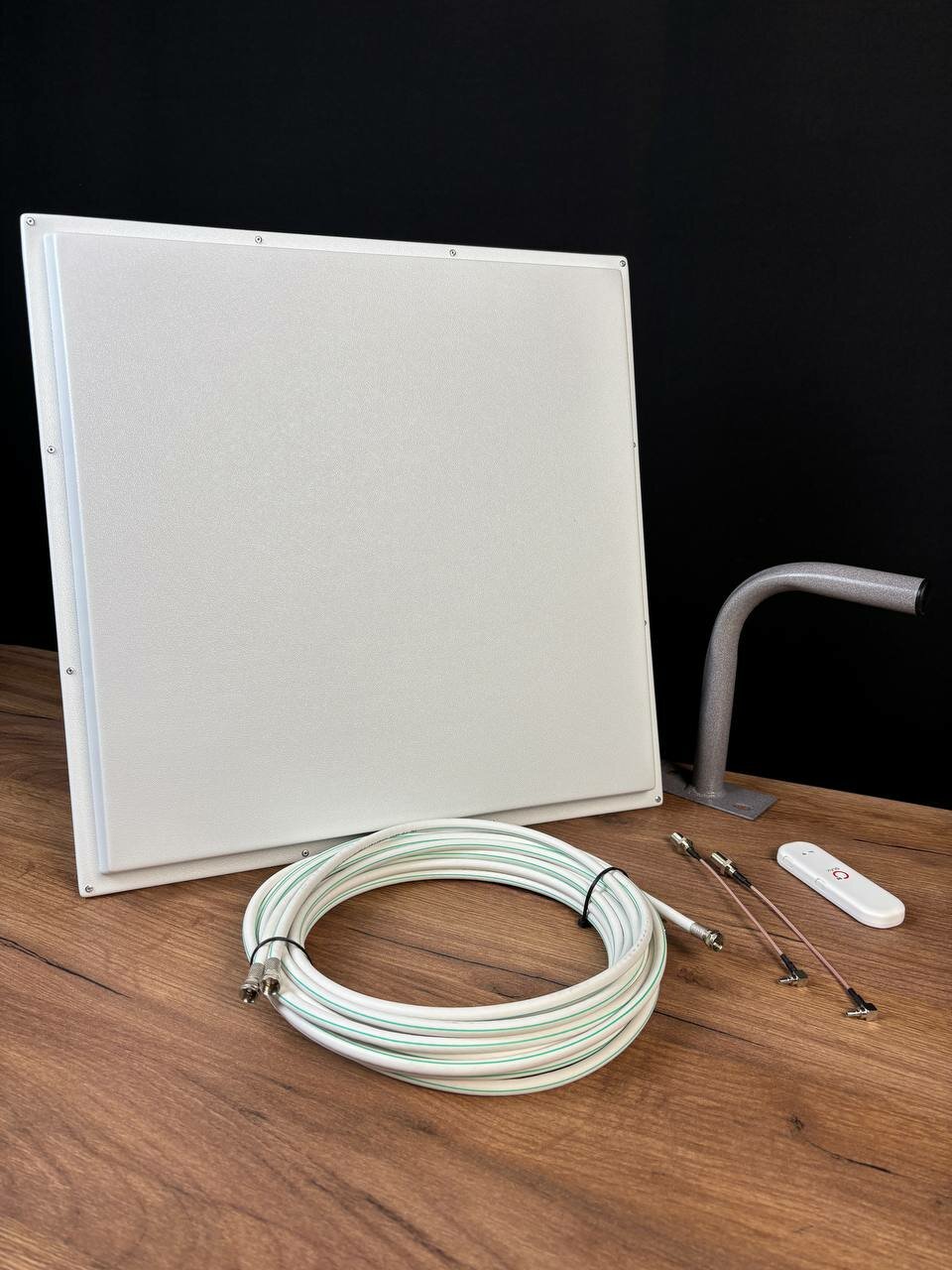 Универсальный Комплект Интернета 4G Модем - Wifi роутер F90 + Антенна MiMO 20 Дб под Безлимитный Интернет