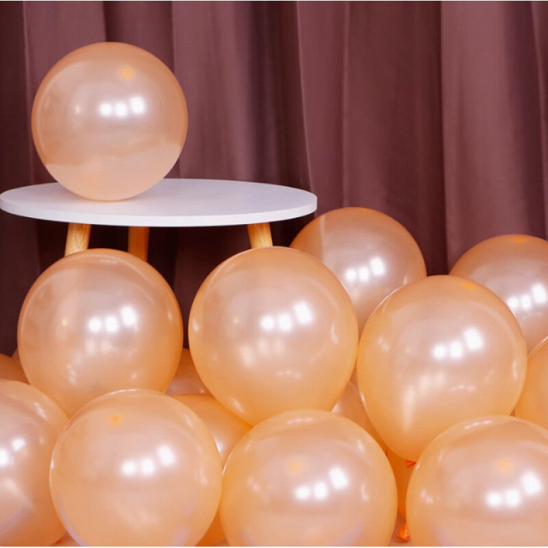 Оформление сцены с воздушными шарами для выпускного, открытия, свадьбы, дня рождения. Арка из латексных утолщенных красных шаров.