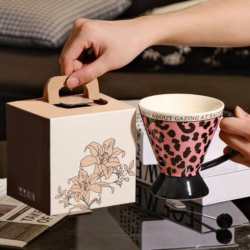 Кружка "Леопардовый Шик", фарфор, высота 8 см, для СВЧ, ручная работа