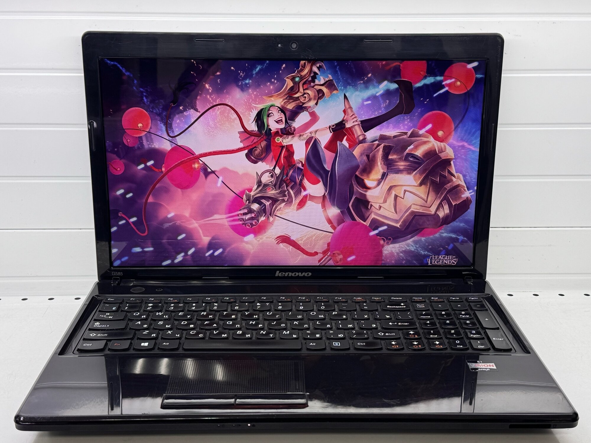Ноутбук Lenovo G585, 1366x768, RAM 4 GB, SSD 128GB, HDD 250 GB, AMD E1-1200, AMD Radeon HD 7310, Windows 11