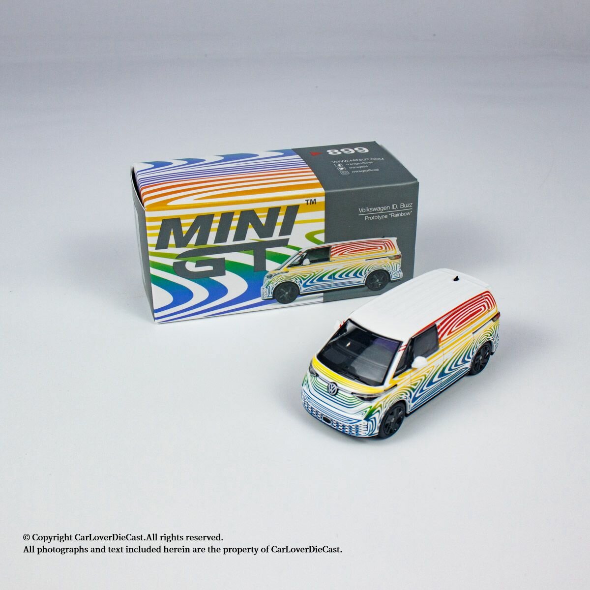 TSM-MINIGT Модель машины 1:64 литая модель игрушки(MINIGT899-общественный BUZZ)