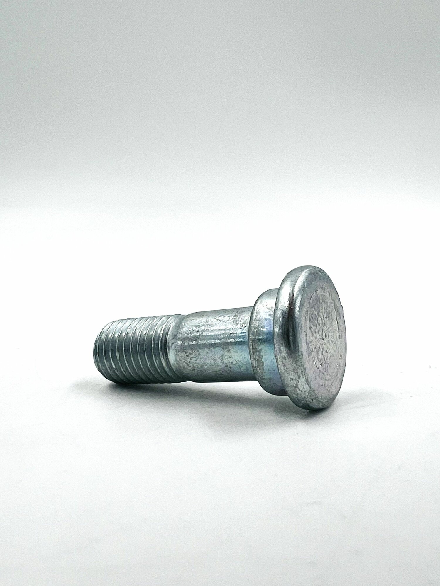 Ось натяжного ролика подходит для ВАЗ 2123 Нива Шевроле 1 шт