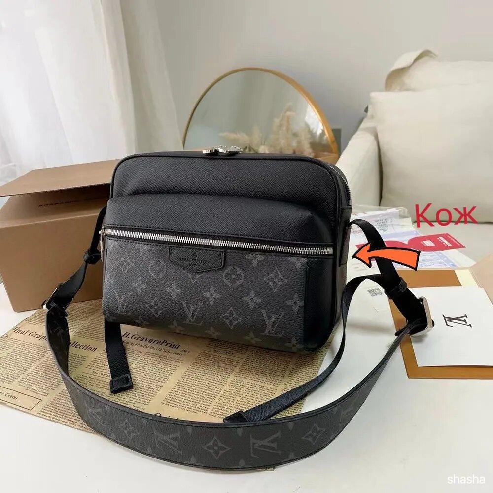 Сумка Louis Vuitton багет мужская черная кожаная через плечо для планшета 2023