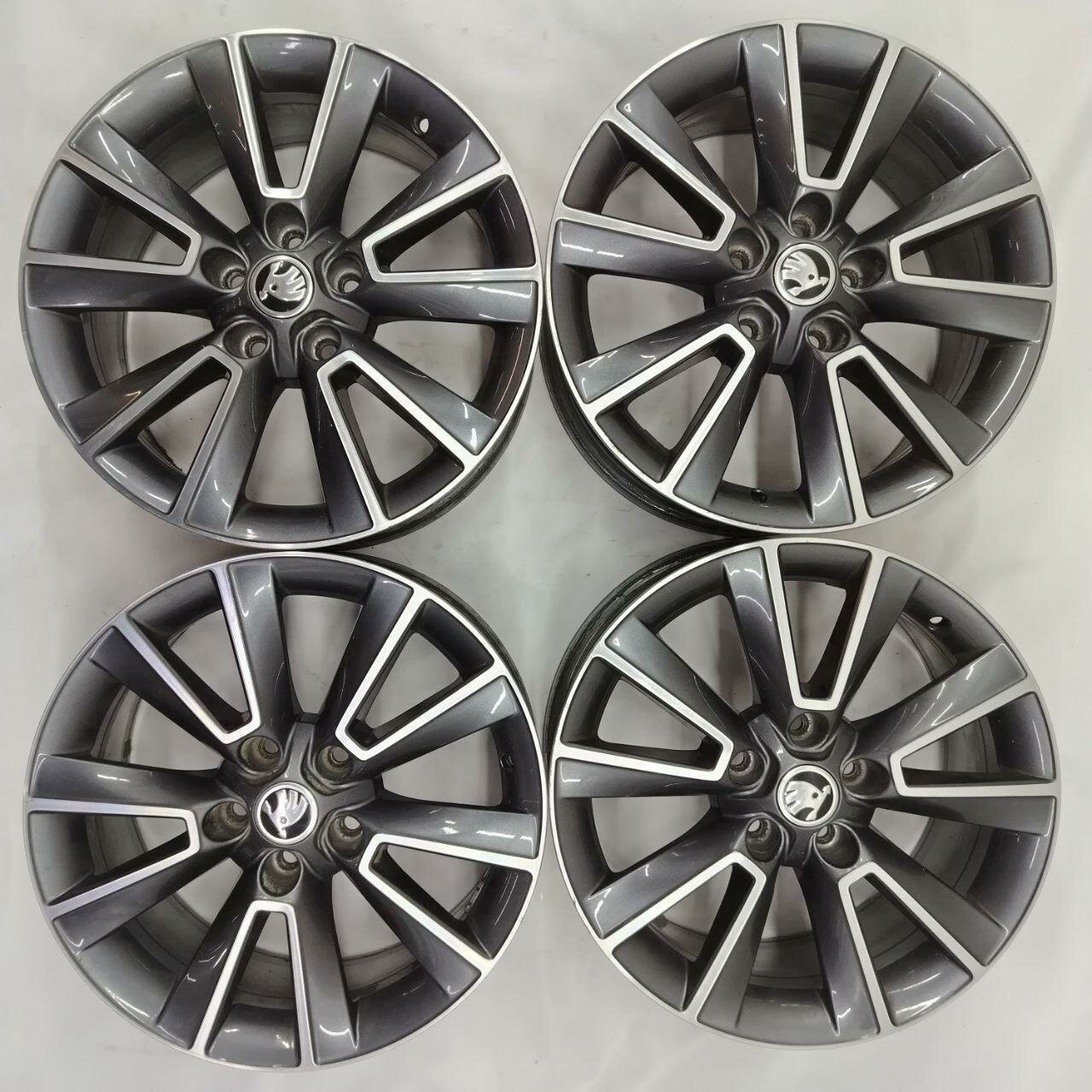 Колесные диски Skoda 17x7 PCD 5x112 D57.1 ET45 (оригинал)