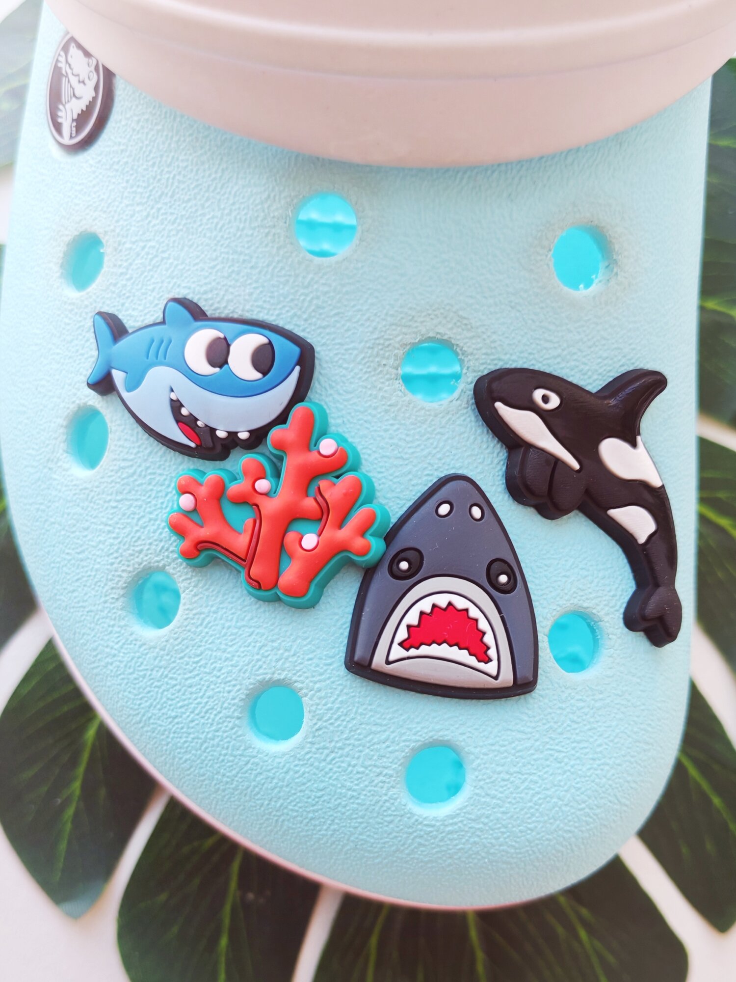 Джибитс акула на Crocs морские рыбки