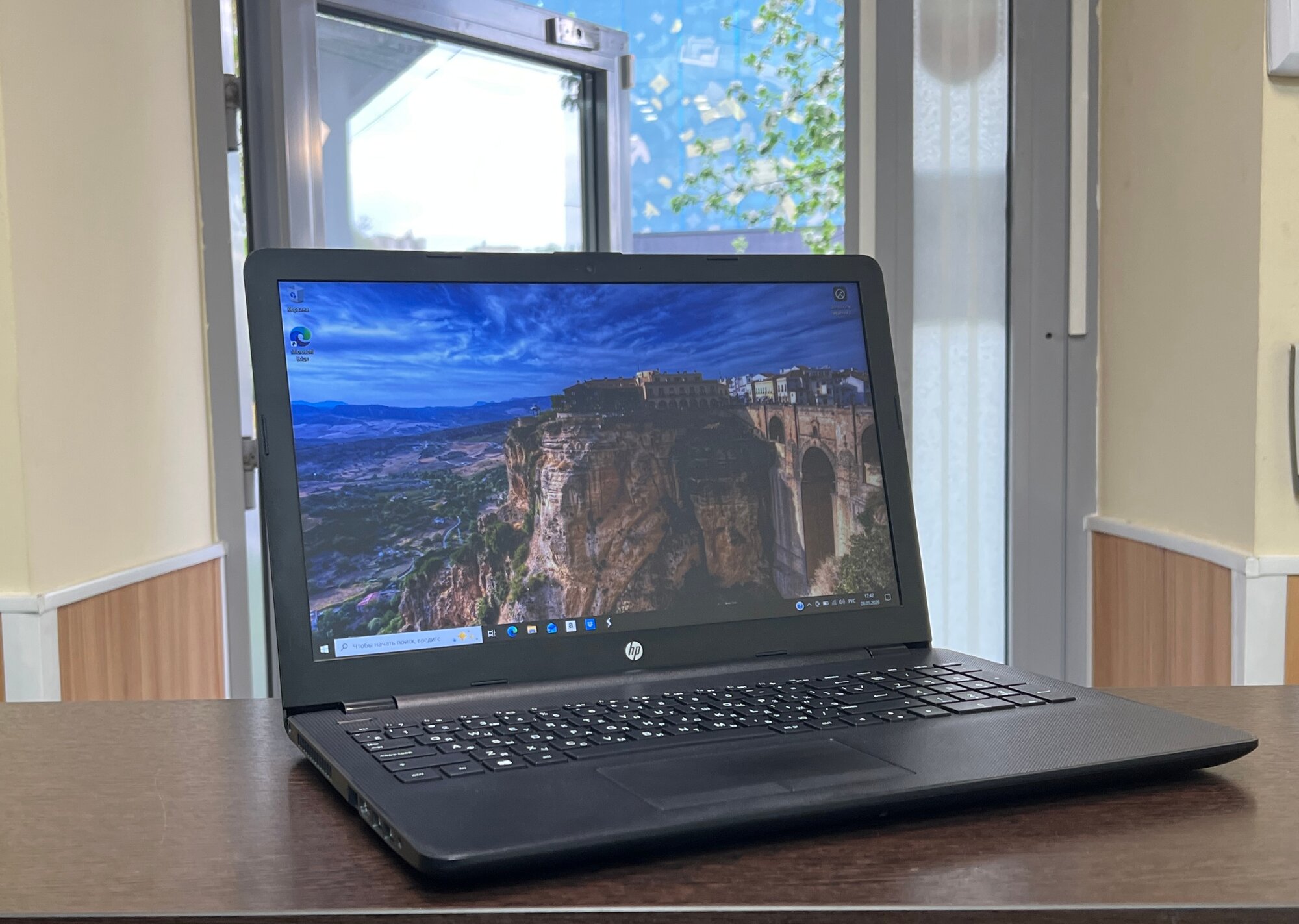Ноутбук Ноутбук HP 15-rb096ur /15.6" Full HD/AMD A6 9220/8gb DDR4/128GB SSD/Windows 10 Pro