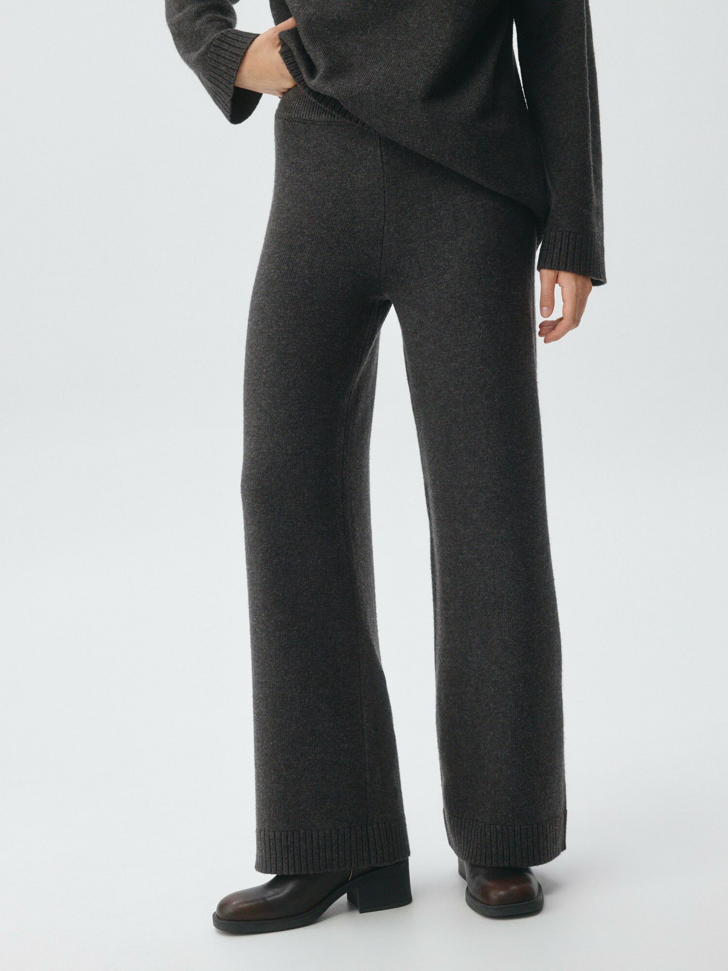 Брюки спортивные