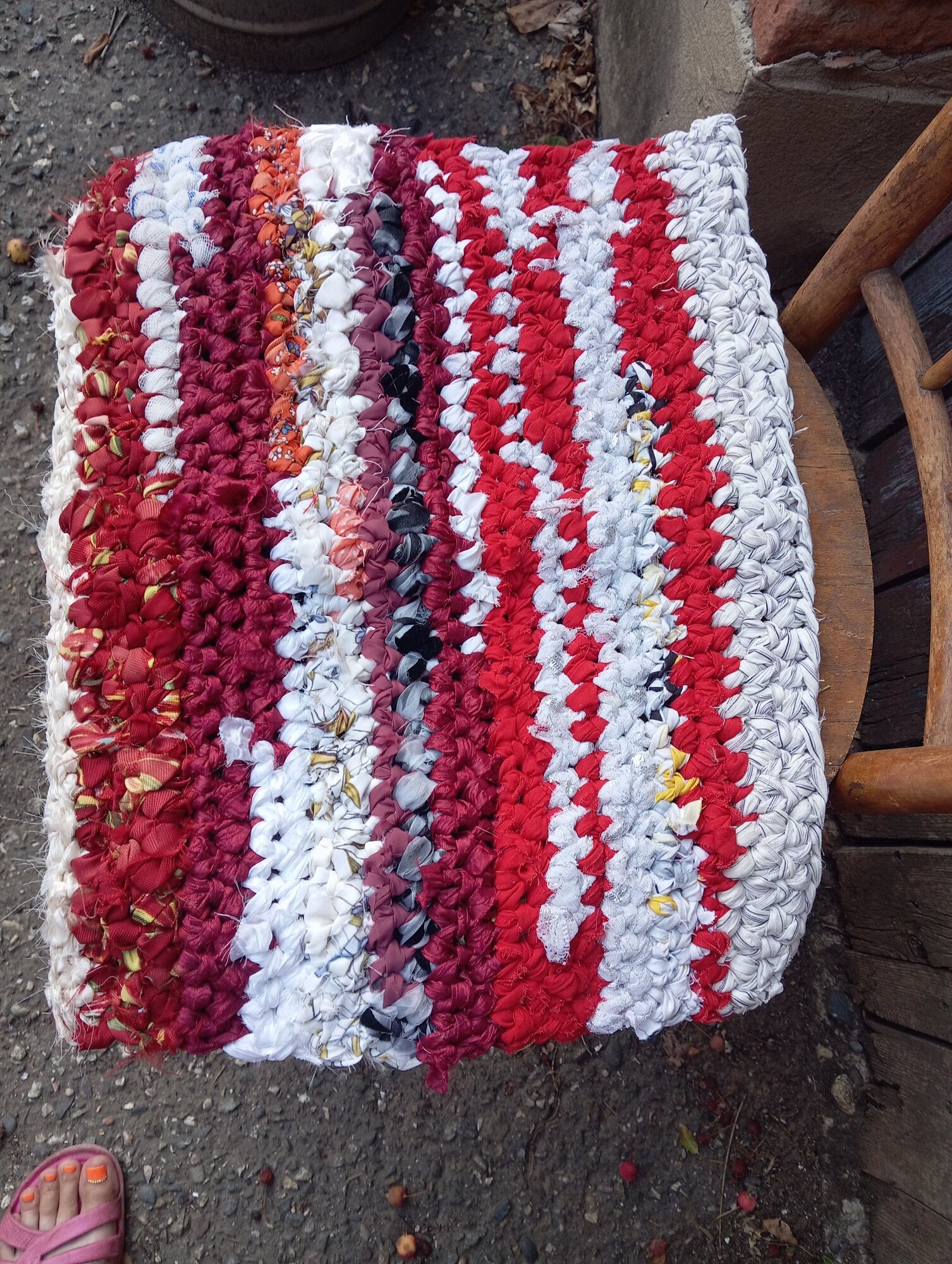 Коврик-сидушка вязаный из текстильной ленты "Славянский"