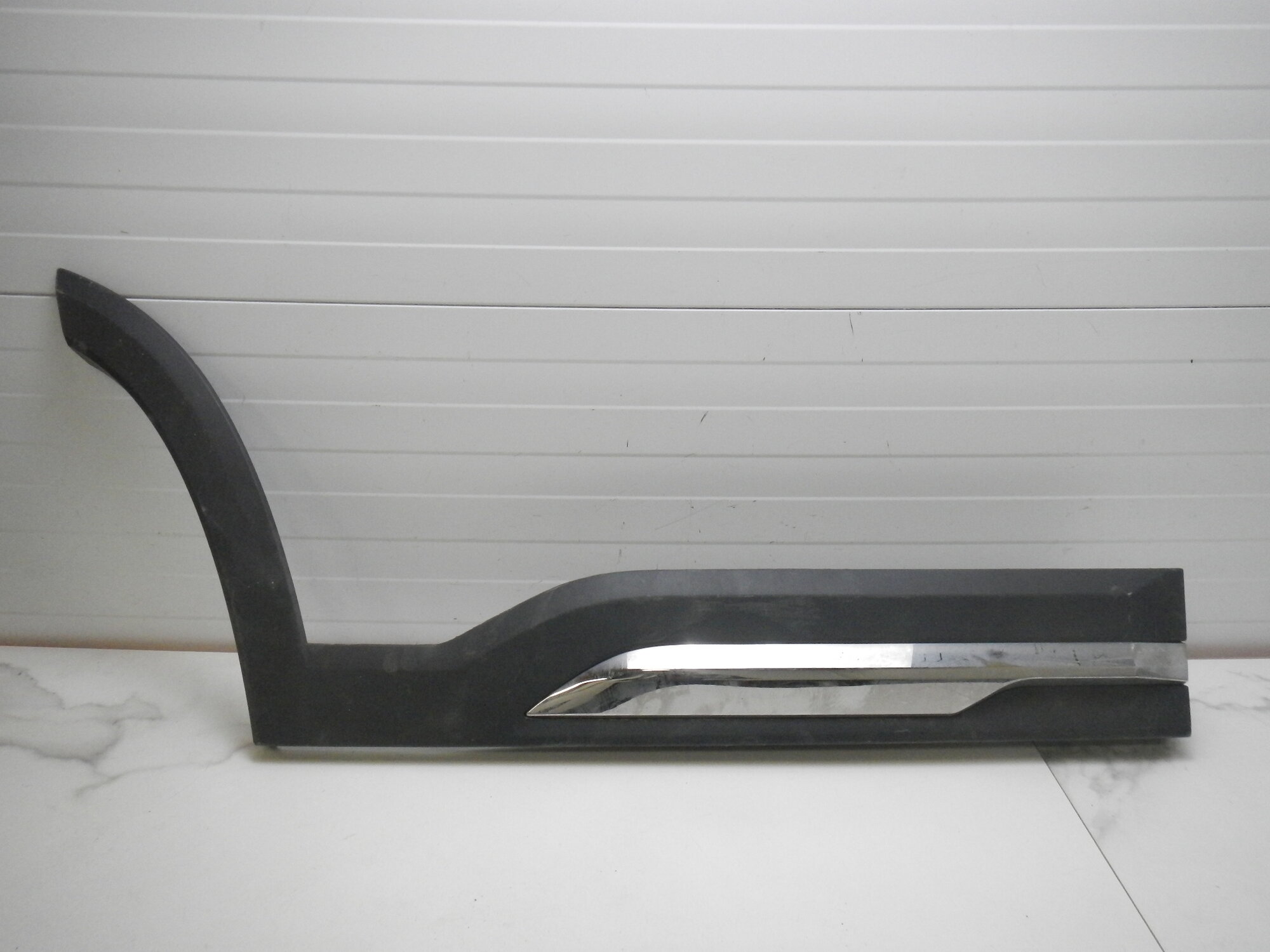 Б/У Молдинг двери задней правой, Geely (Джили)-OKAVANGO (20-) GEELY OKAVANGO (20-) Царапины. 624282 GEELY арт. 6608129265