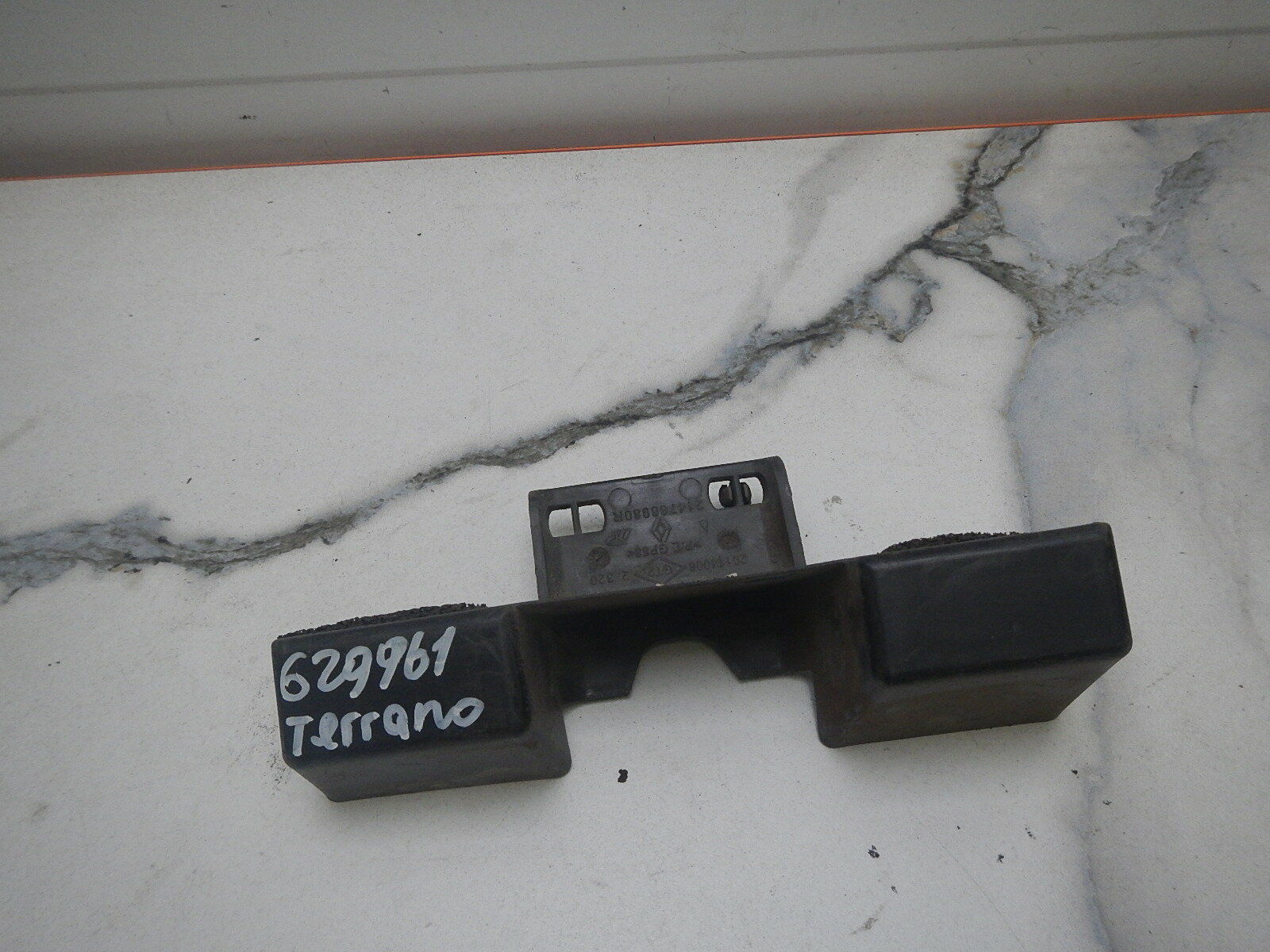 Б/У Кронштейн радиатора, Nissan (Ниссан)-TERRANO (13-) NISSAN TERRANO (13-) Сломано крепление. 629961 NISSAN арт. 214768...