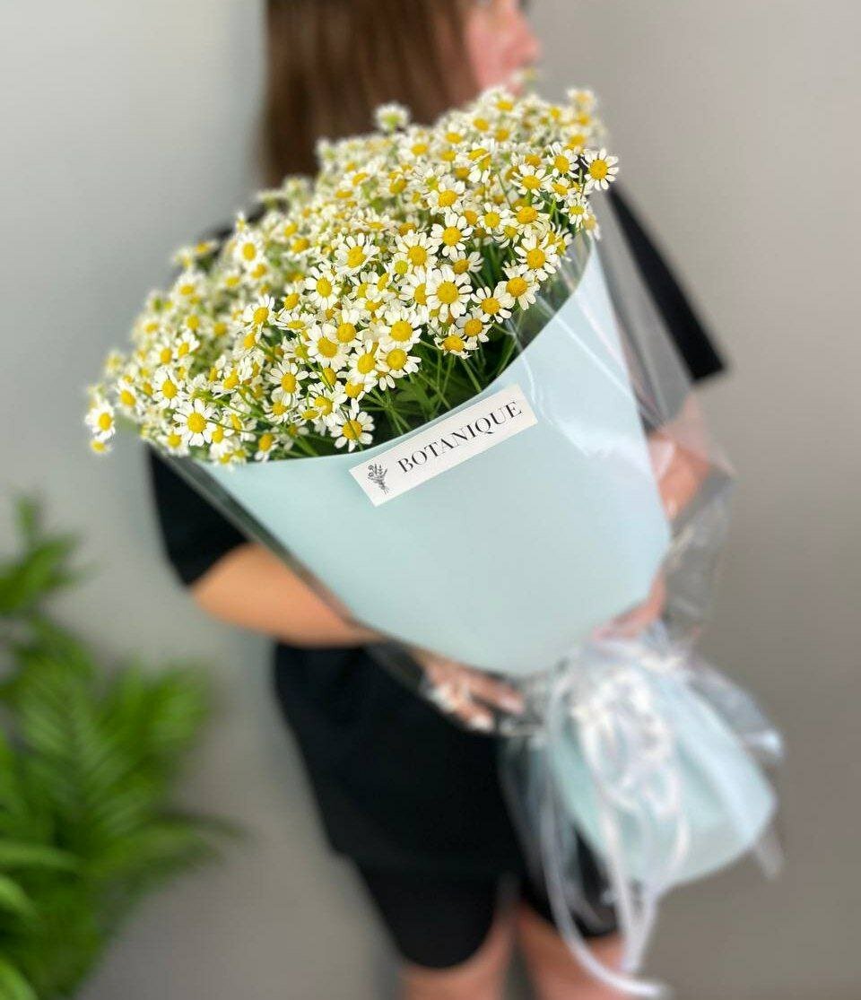Букет BOTANIQUE FLOWER полевая ромашка 17 шт, в дизайнерской упаковке