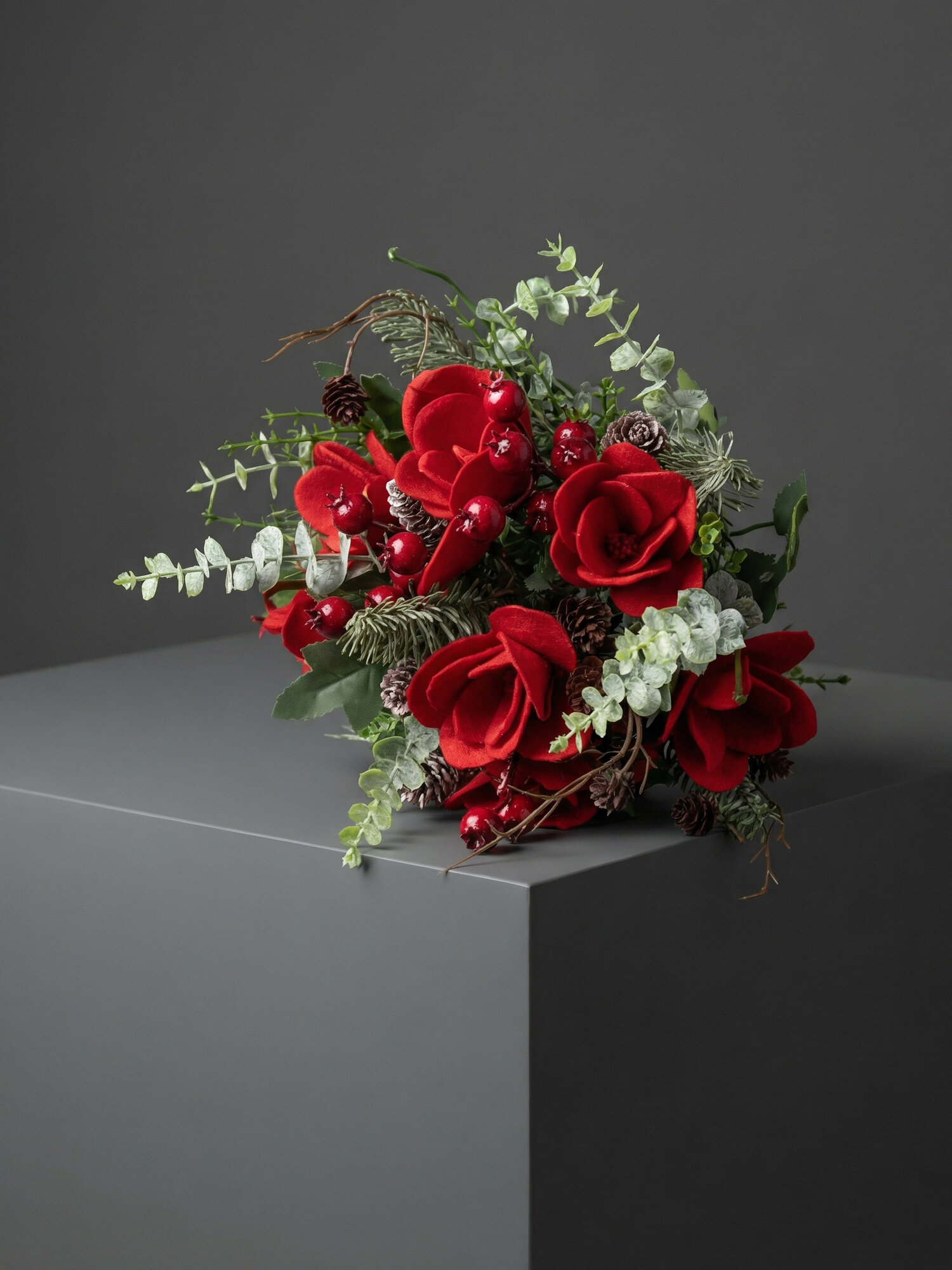 Цветы искусственные, магнолия с шишками и ёлочными веточками, красная, длина 40 см