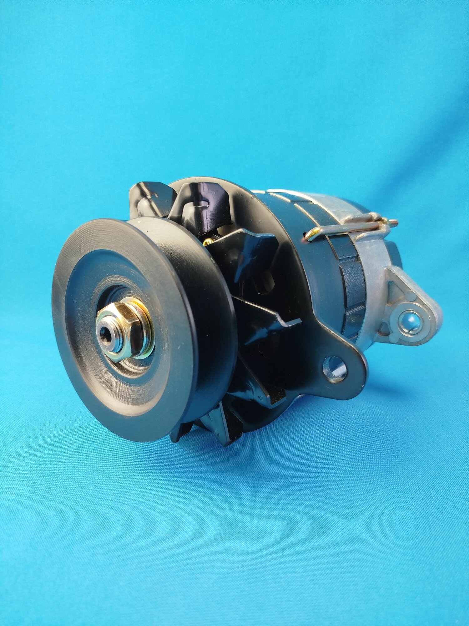 Генератор "КЗАТЭ" для автомобилей МТЗ-50, 52, ЮМЗ 36Л/6М, ЛТ3-55, 60 дв. Д-50, 65, Рыбинск (14В, 50А)