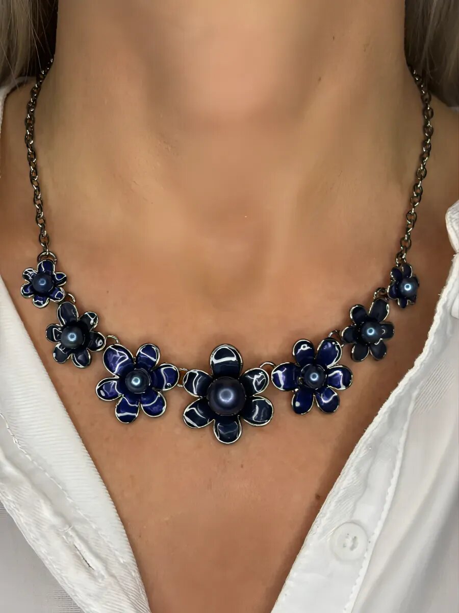 Комплект бижутерии: серьги, колье