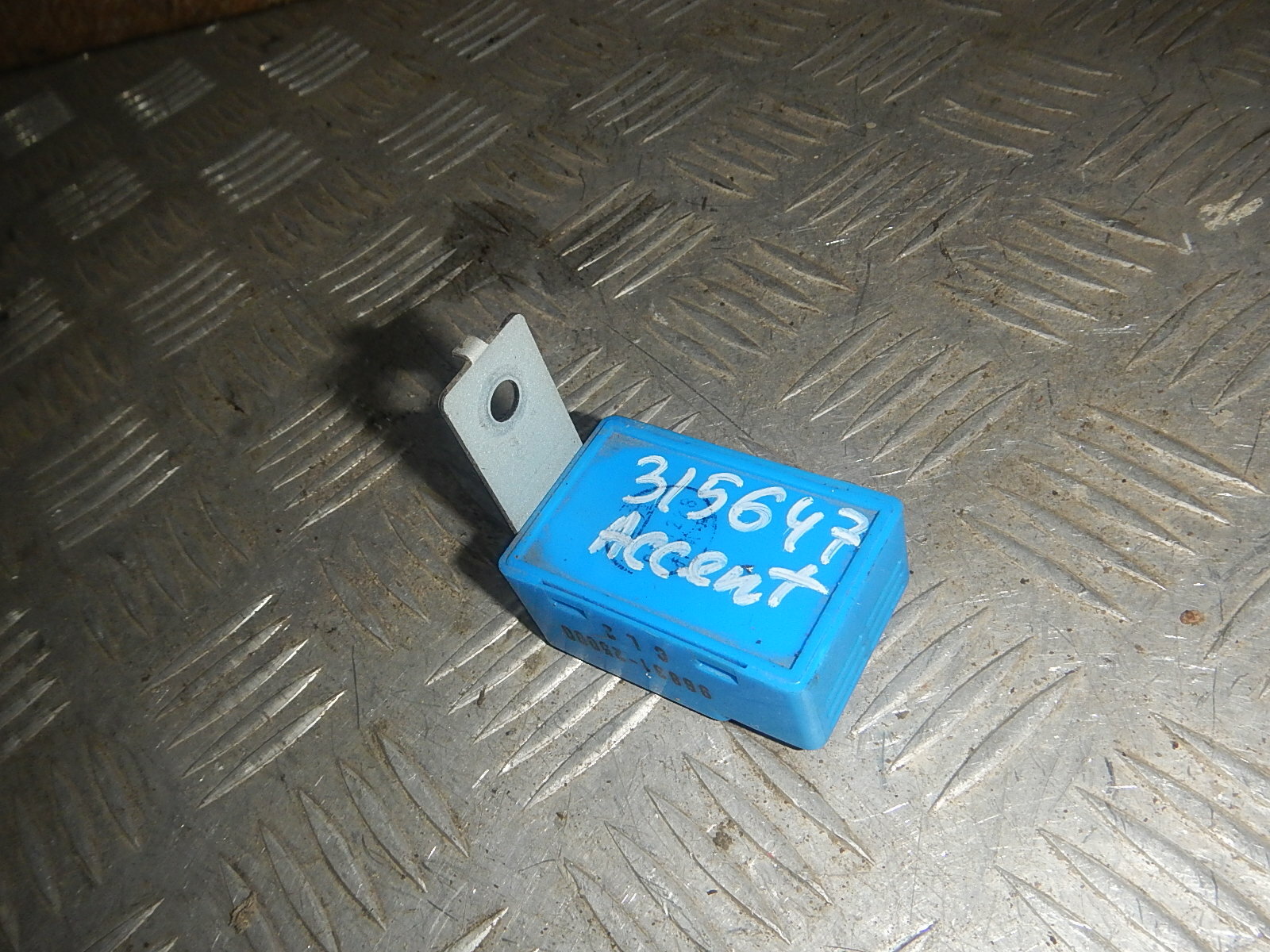 Б/У Блок электронный, Hyundai (Хендэ)-ACCENT (00-) HYUNDAI ACCENT (00-12) звукового сигнана открытых дверей Без поврежден...