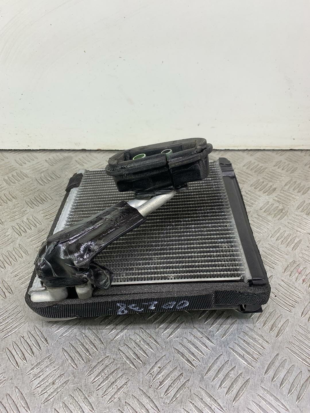 Испаритель кондиционера Volkswagen Golf 6 2008 3C1820103B