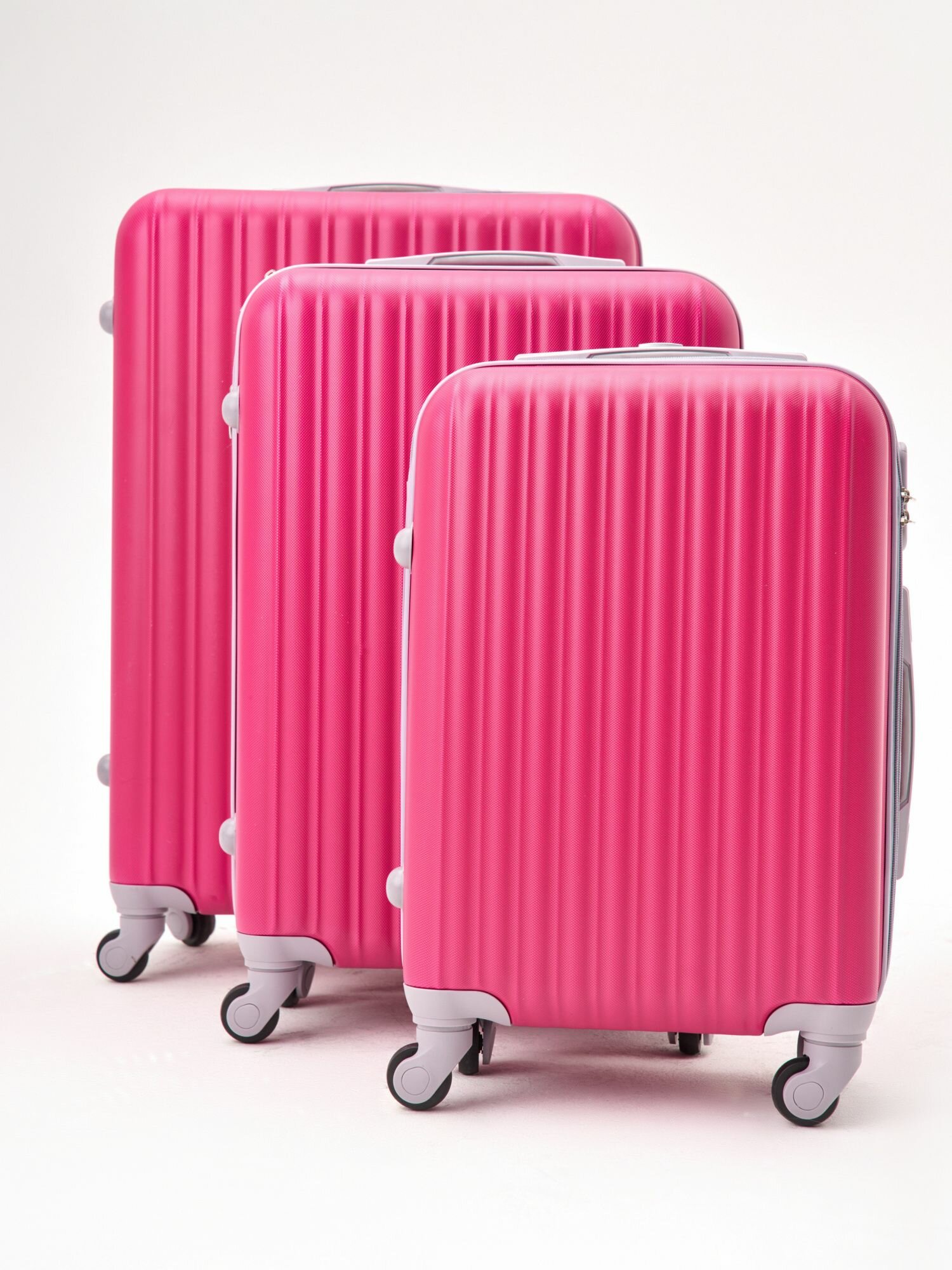 Комплект чемоданов