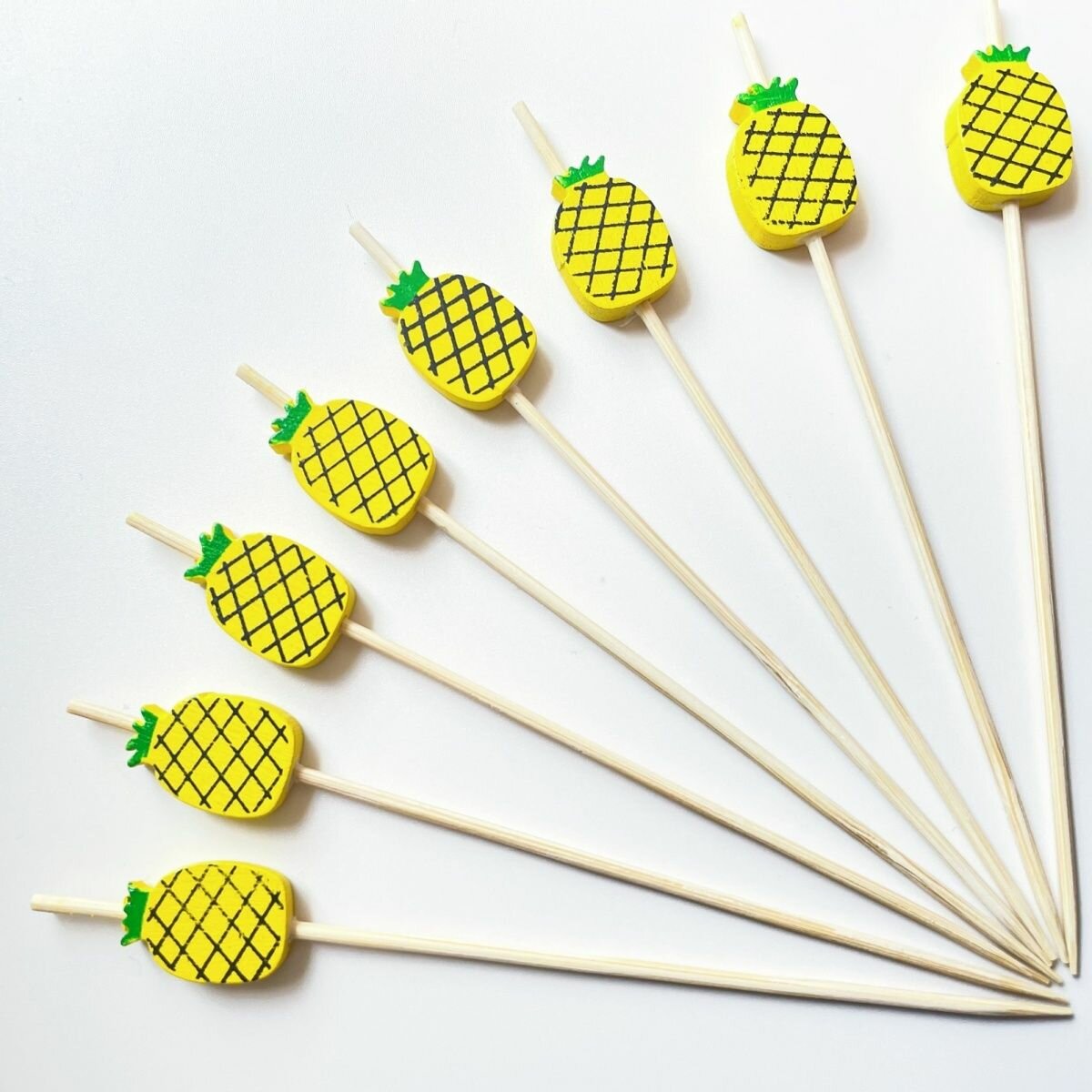 Одноразовые фруктовые палочки, креативные бамбуковые палочки, декор для коктейлей, палочки для сэндвичей, десертные вилки, палочки для бургеров, фиксированные зубочистки
