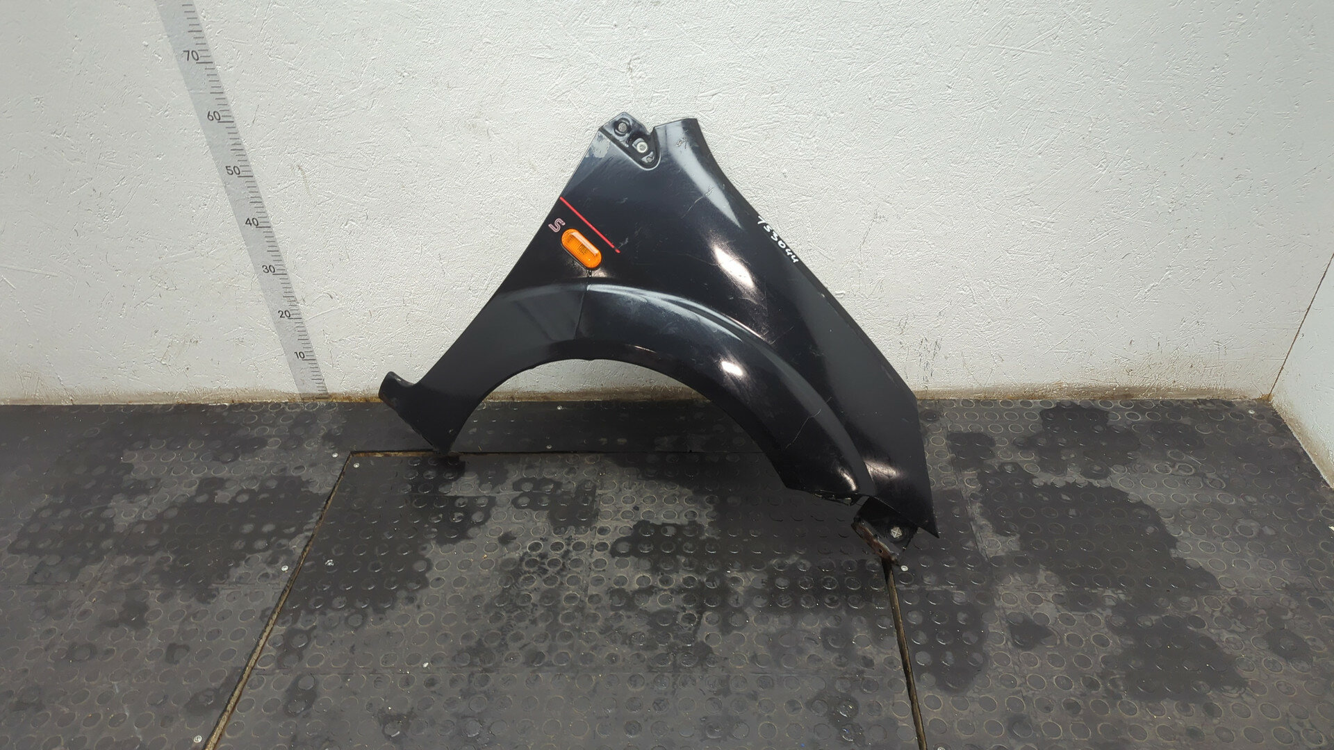 Крыло правое переднее Ford Fiesta Б/У