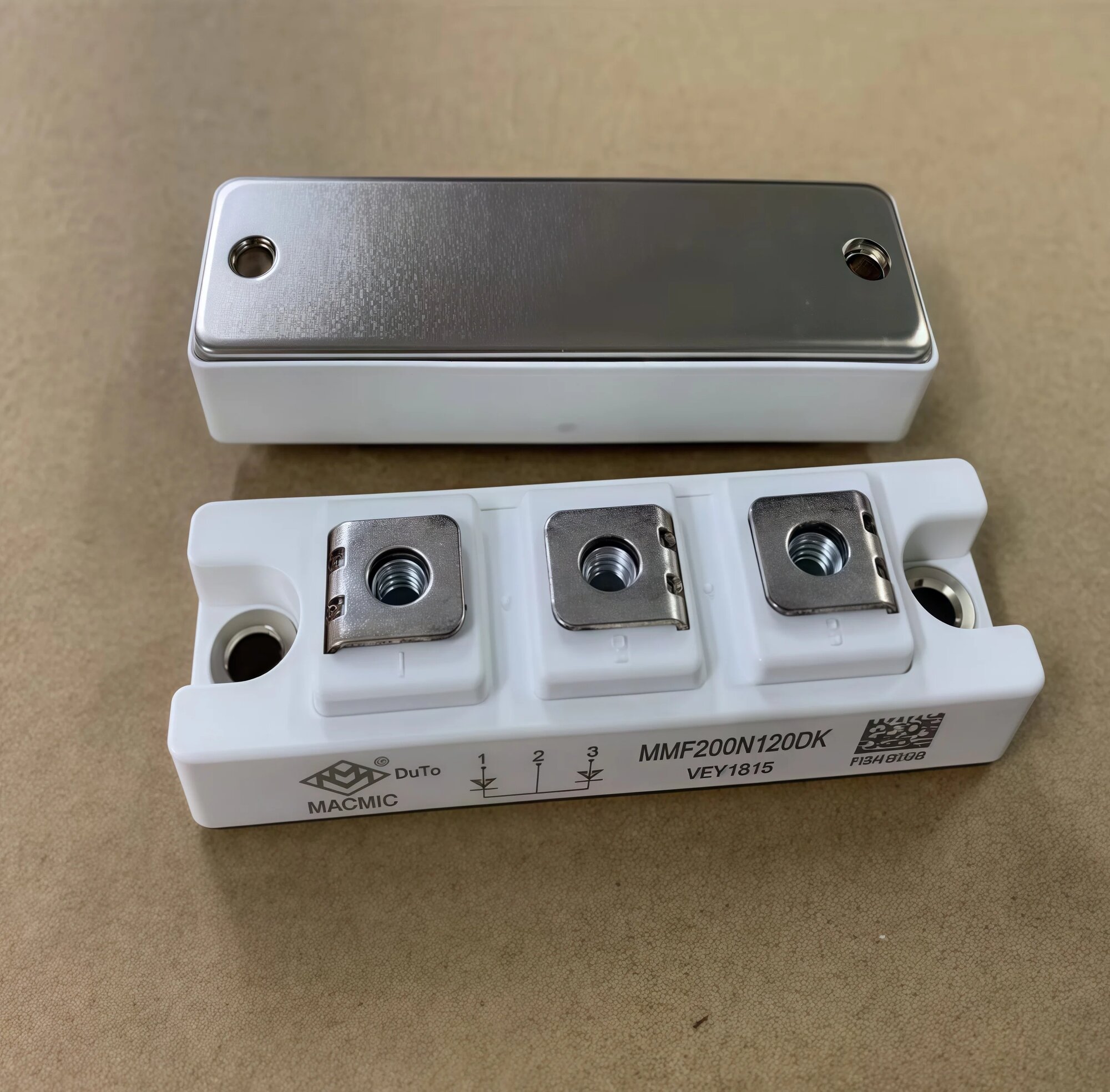 Модуль IGBT MMF200N120DK