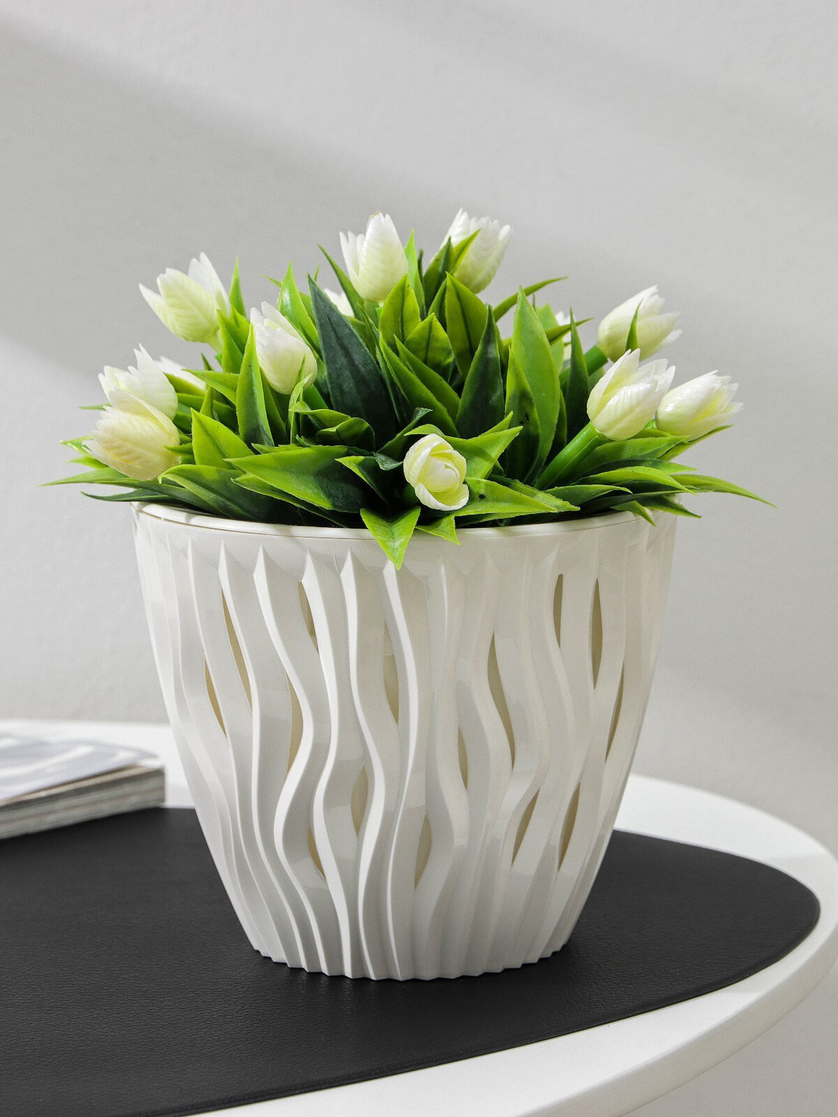 Кашпо для цветов Вдохновение, со вставкой, пластик, белый, 1.6 л, d=16 см, h=13.5см