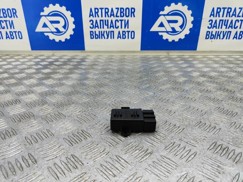 Б/У Блок управления подогревом сидений Skoda Rapid 2 / Шкода Rapid 2 1.6 CWVB 90 Л.С 2021