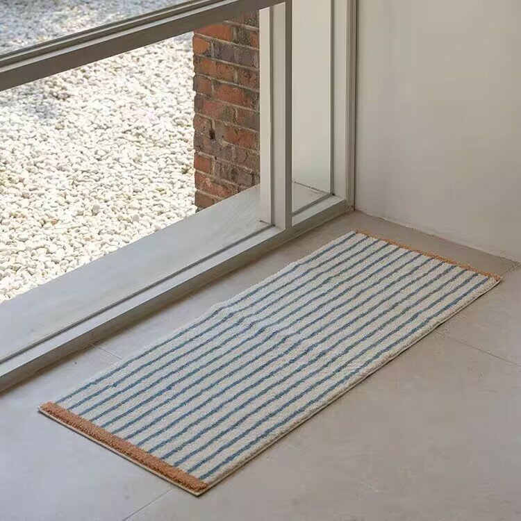 Прикроватный коврик в полоску и клетку в стиле , подходящий для дома, спальни или балкона.