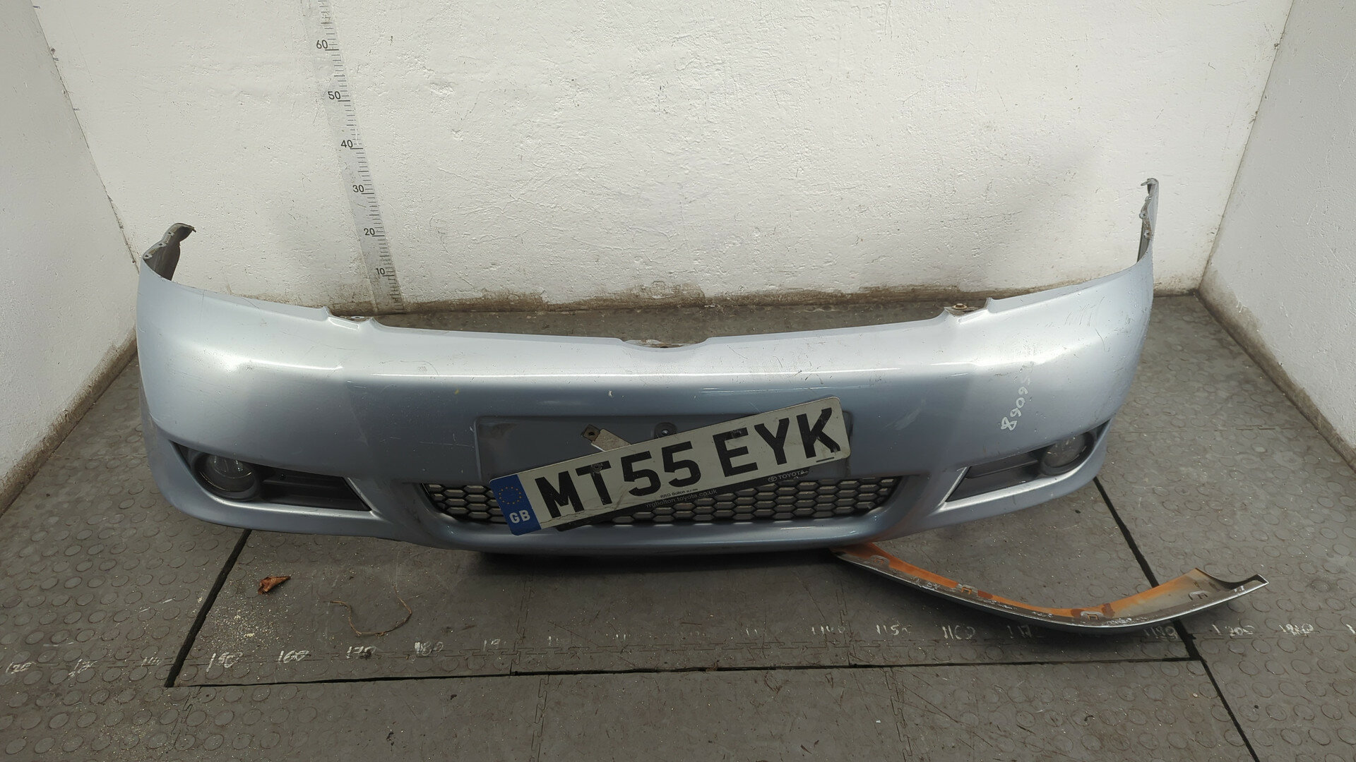 Бампер передний Toyota Corolla Verso Б/У