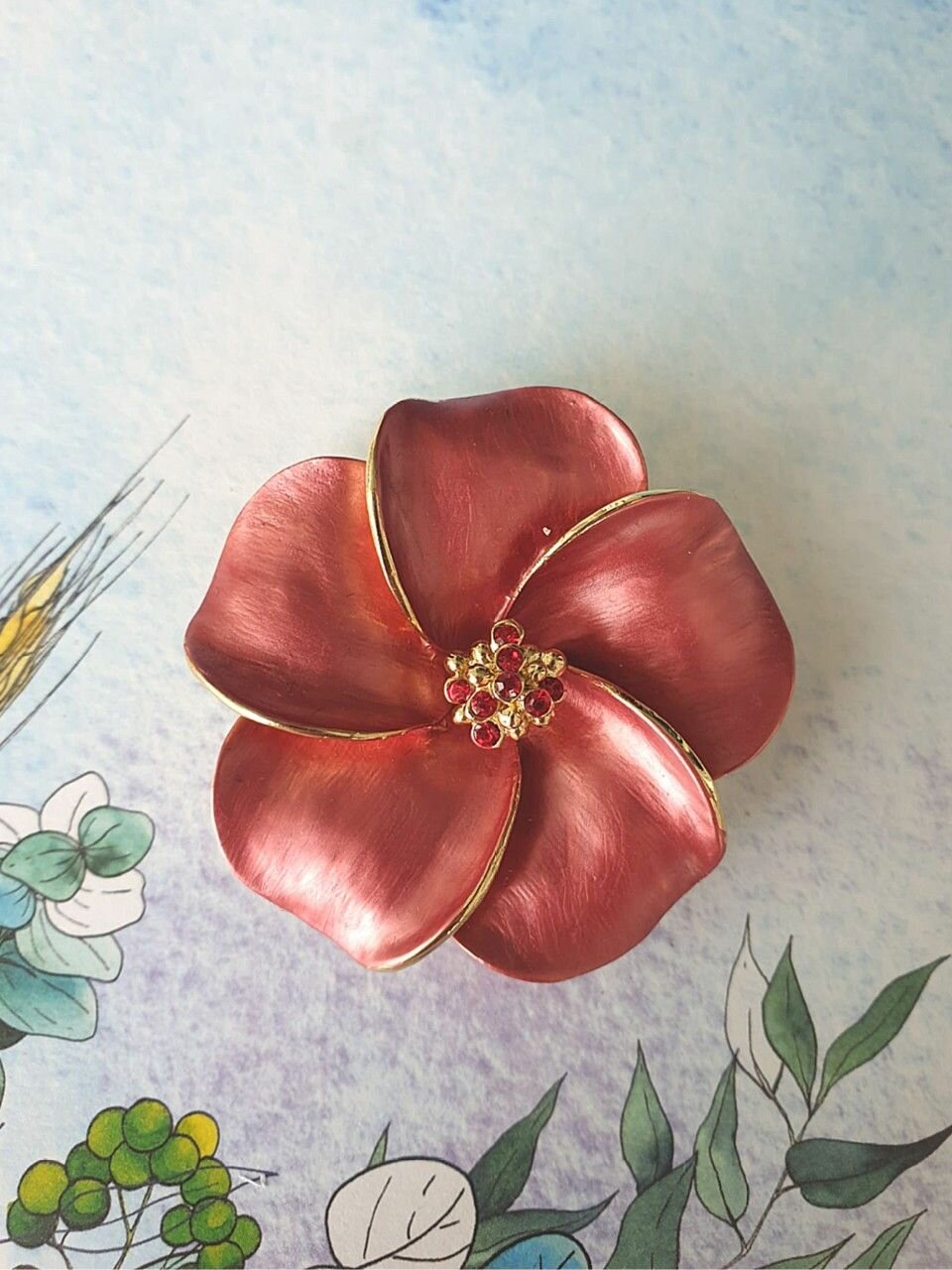 Брошь, стразы