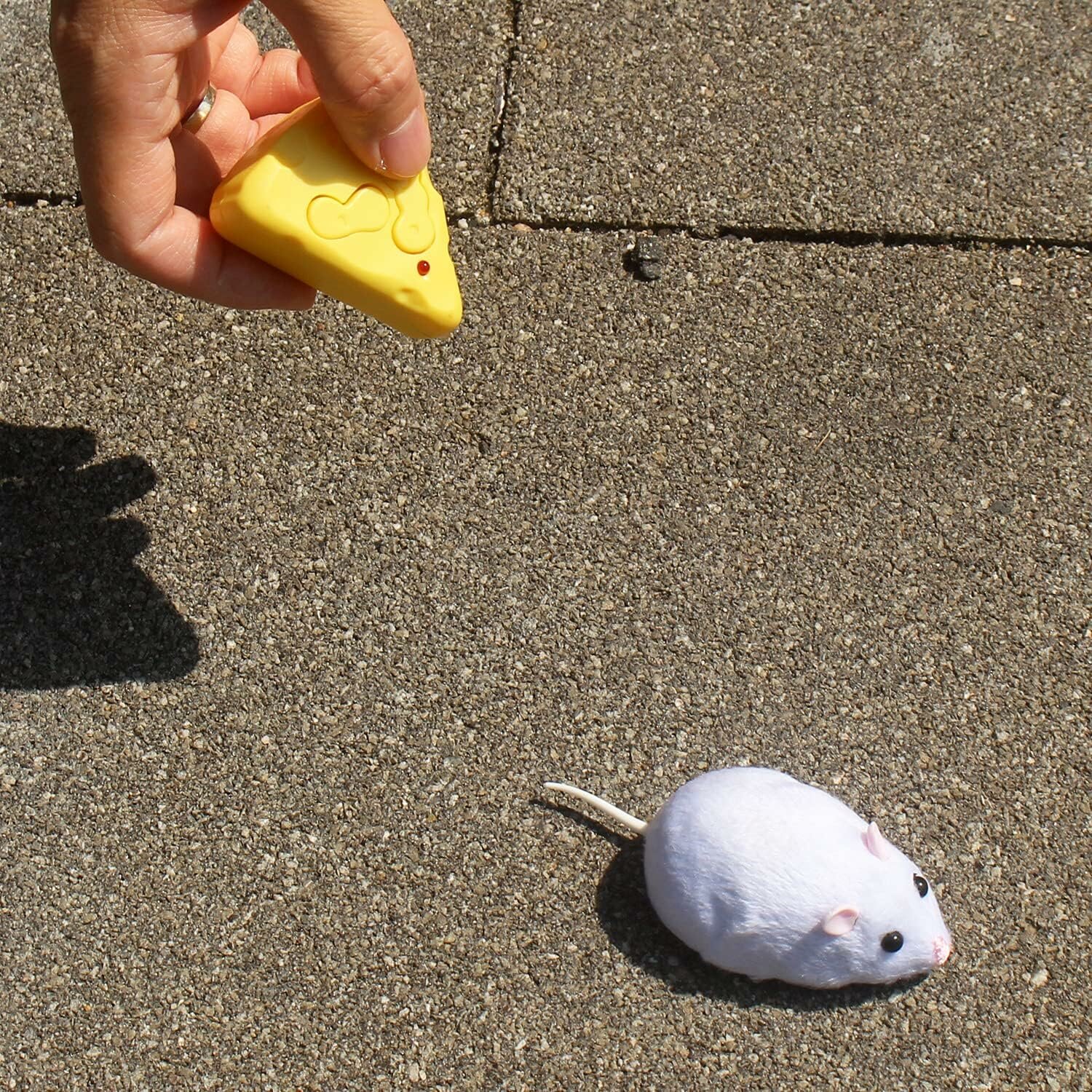 Интерактивная игрушка для кошек Мышь на радиоуправлении, электронная плюшевая мышка с пультом для взрослых котов и котят, для игр и дрессировки