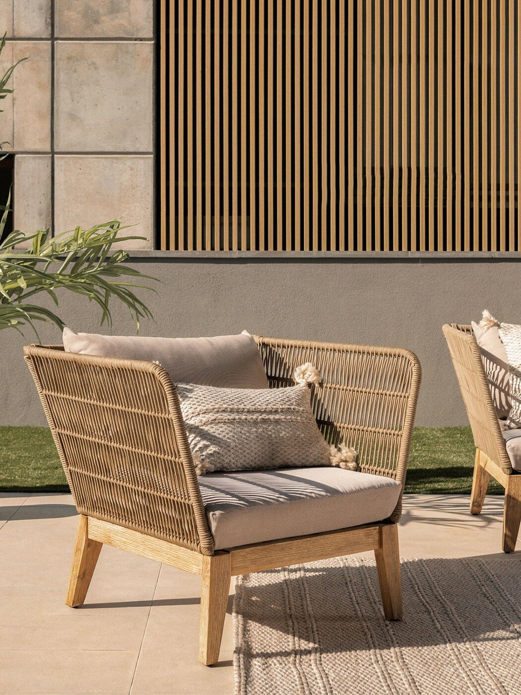 Кресло La Forma Bellano, массив дерева, скандинавское, максимальная нагрузка 130кг