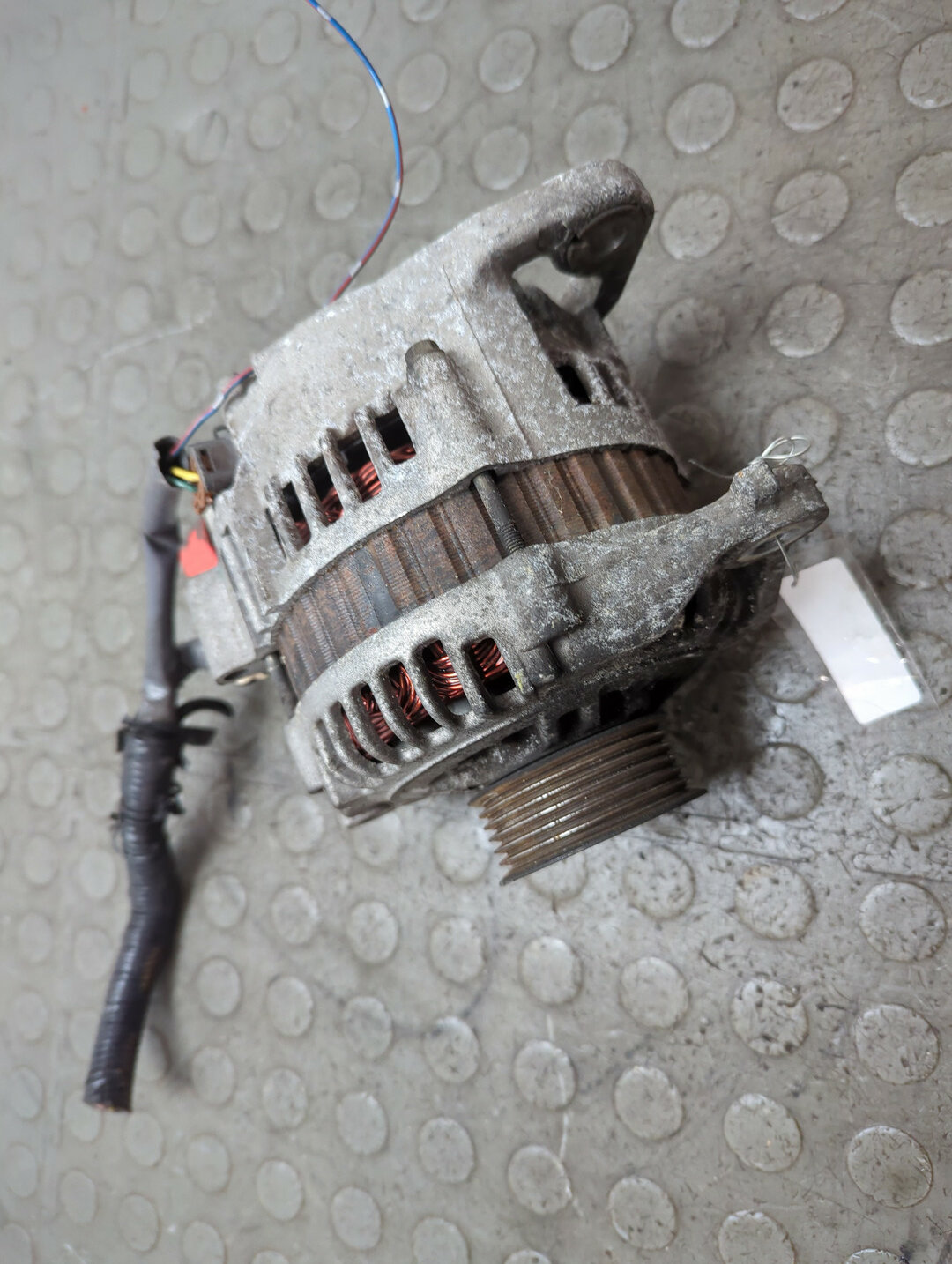 Генератор Nissan Almera N16 Б/У