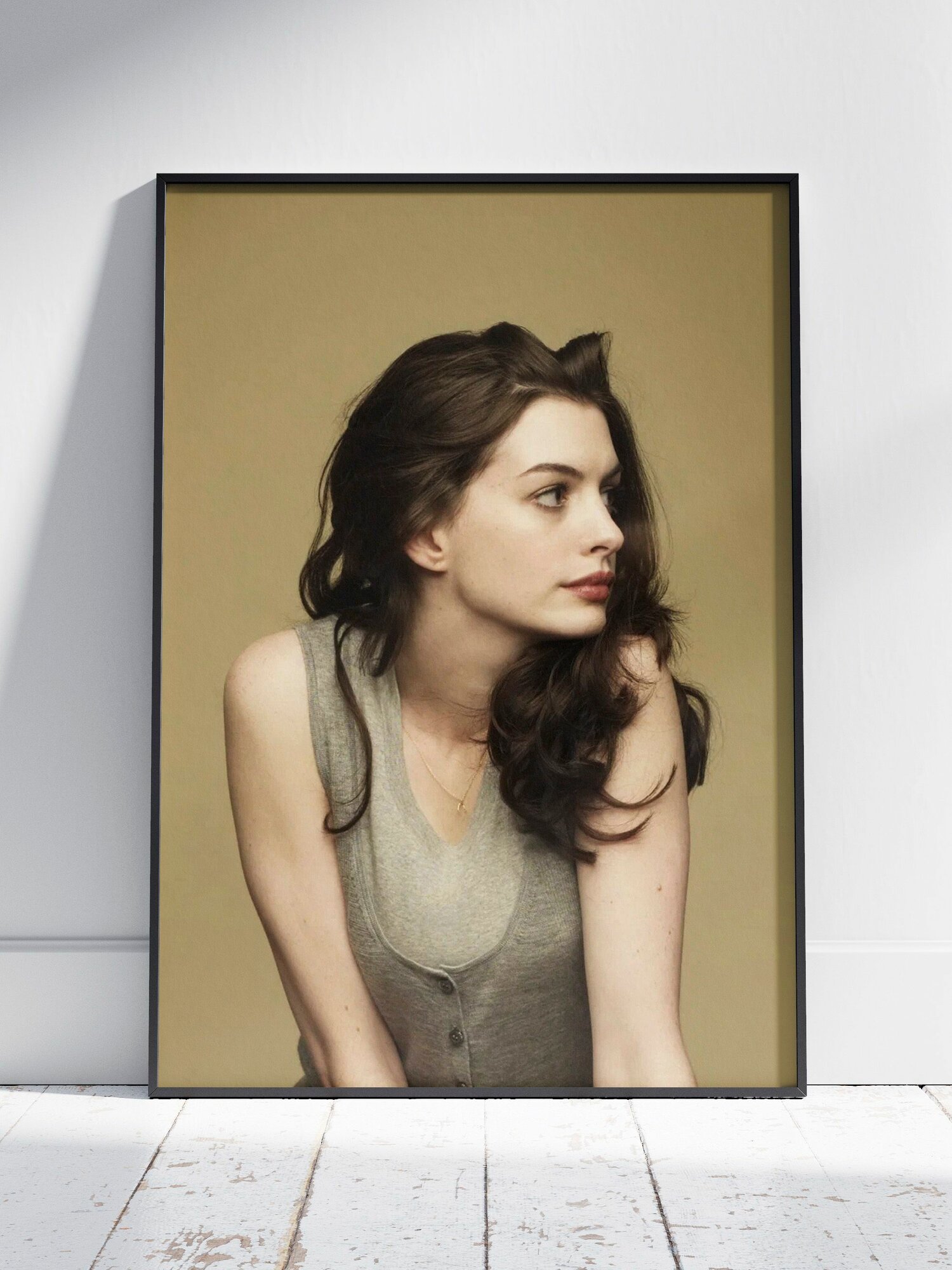 Плакат на стену для интерьера Энн Хэтэуэй (Anne Hathaway 34) - Постер по актеру фильма, кино, сериала формата A4 (21x30 см)