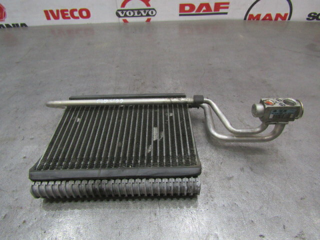 Радиатор кондиционера Mercedes Axor